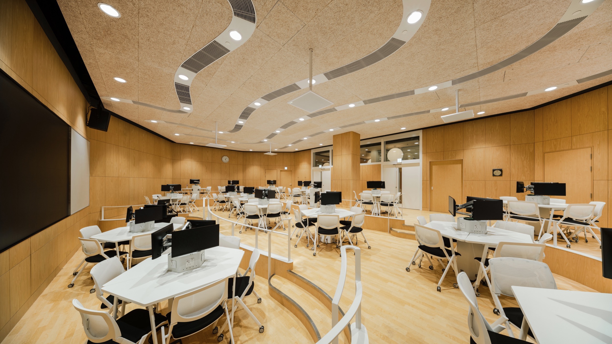 Lingnan University Flipped Lecture Theatres by Atelier Nuno - 谷德设计网