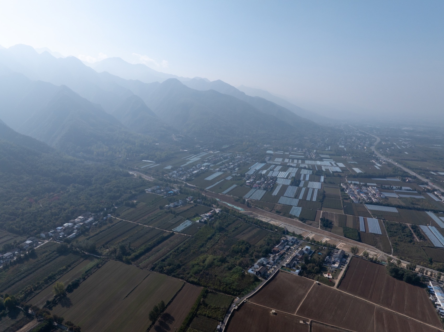 Streaming Light Exhibition Hall – Courtyard Renovation for the ...