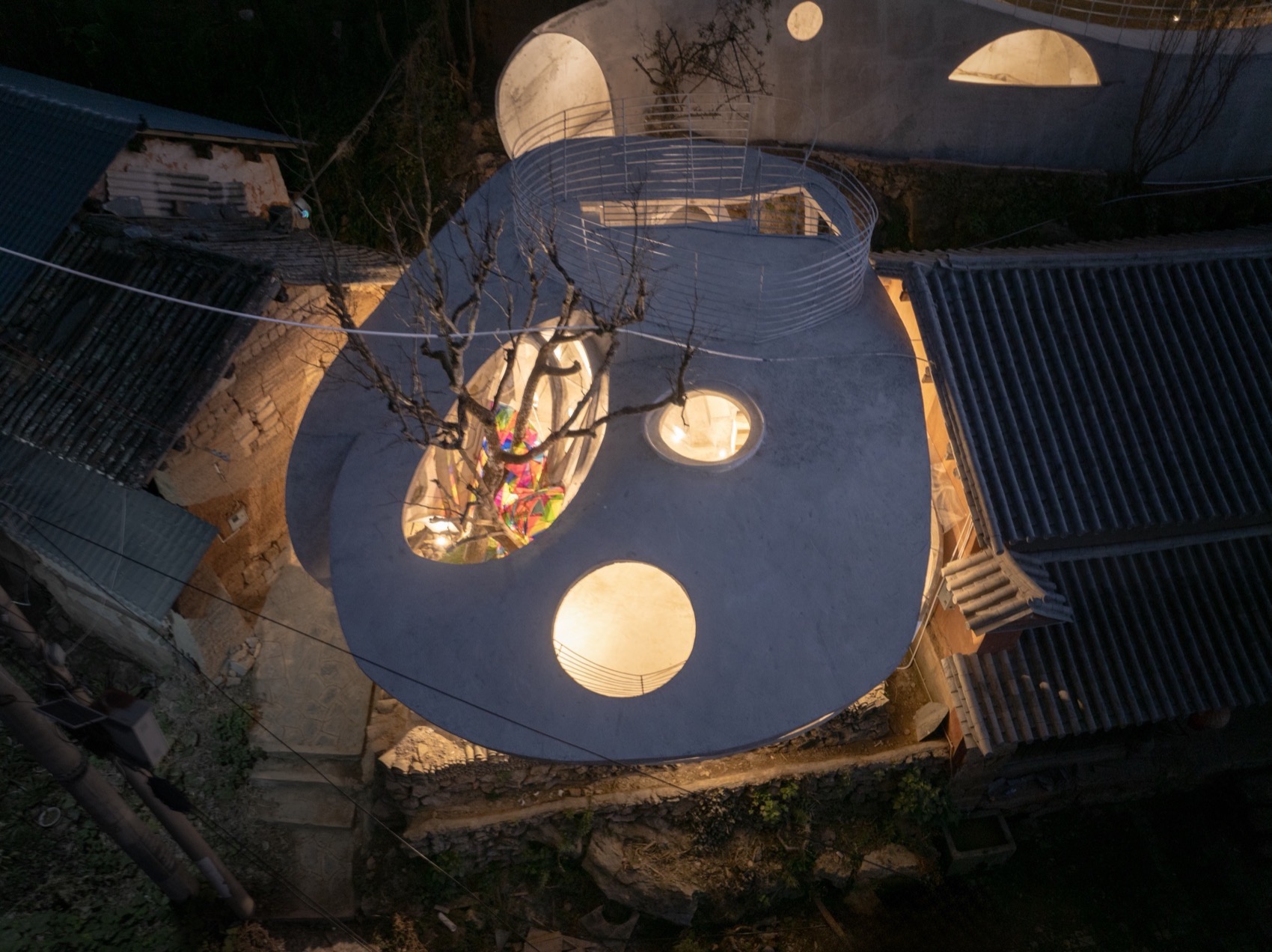 Mushroom library for Children in Yunnan by Kong Xiangwei Studio - 谷德设计网
