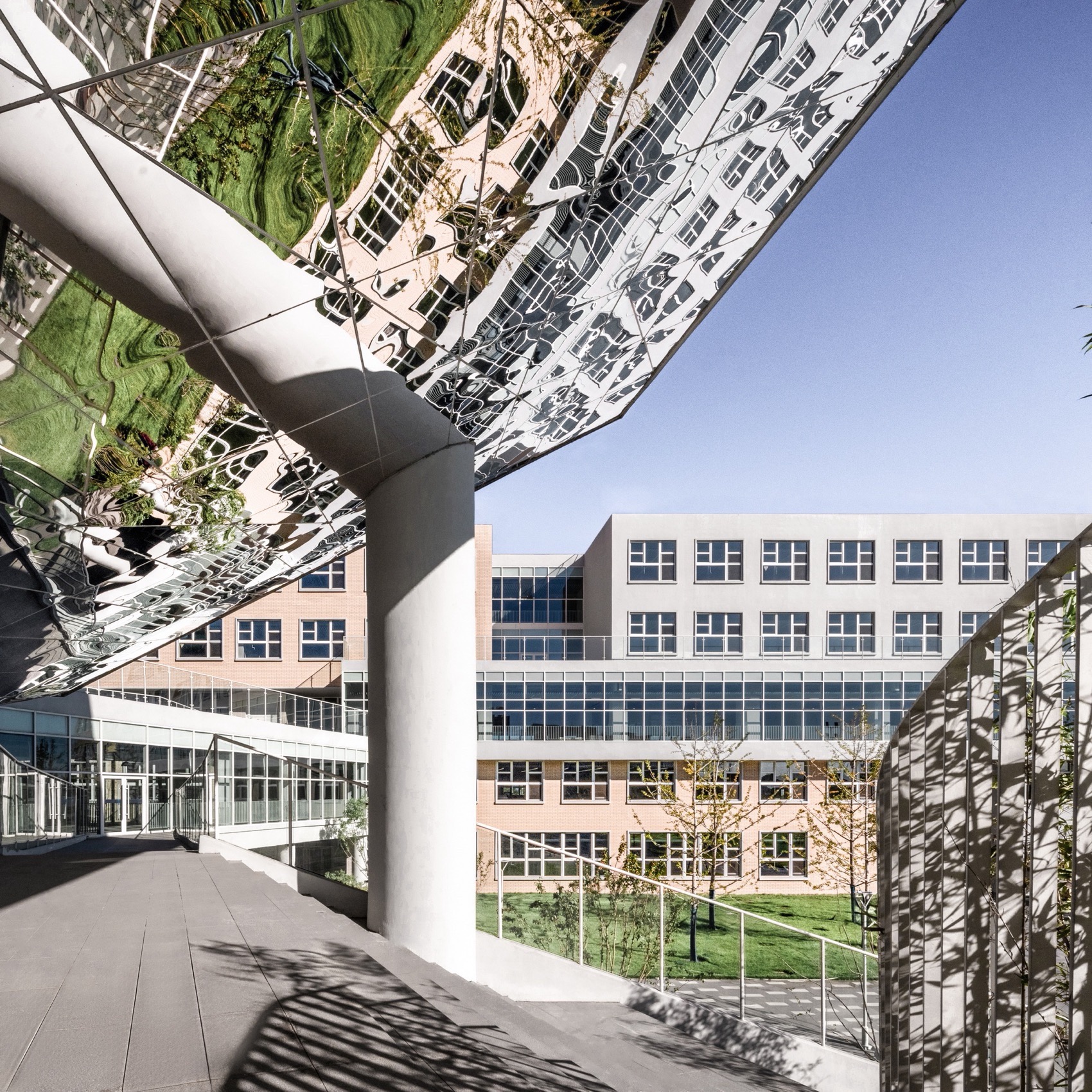 Run Tang School by Inclusive Architectural Practice - 谷德设计网