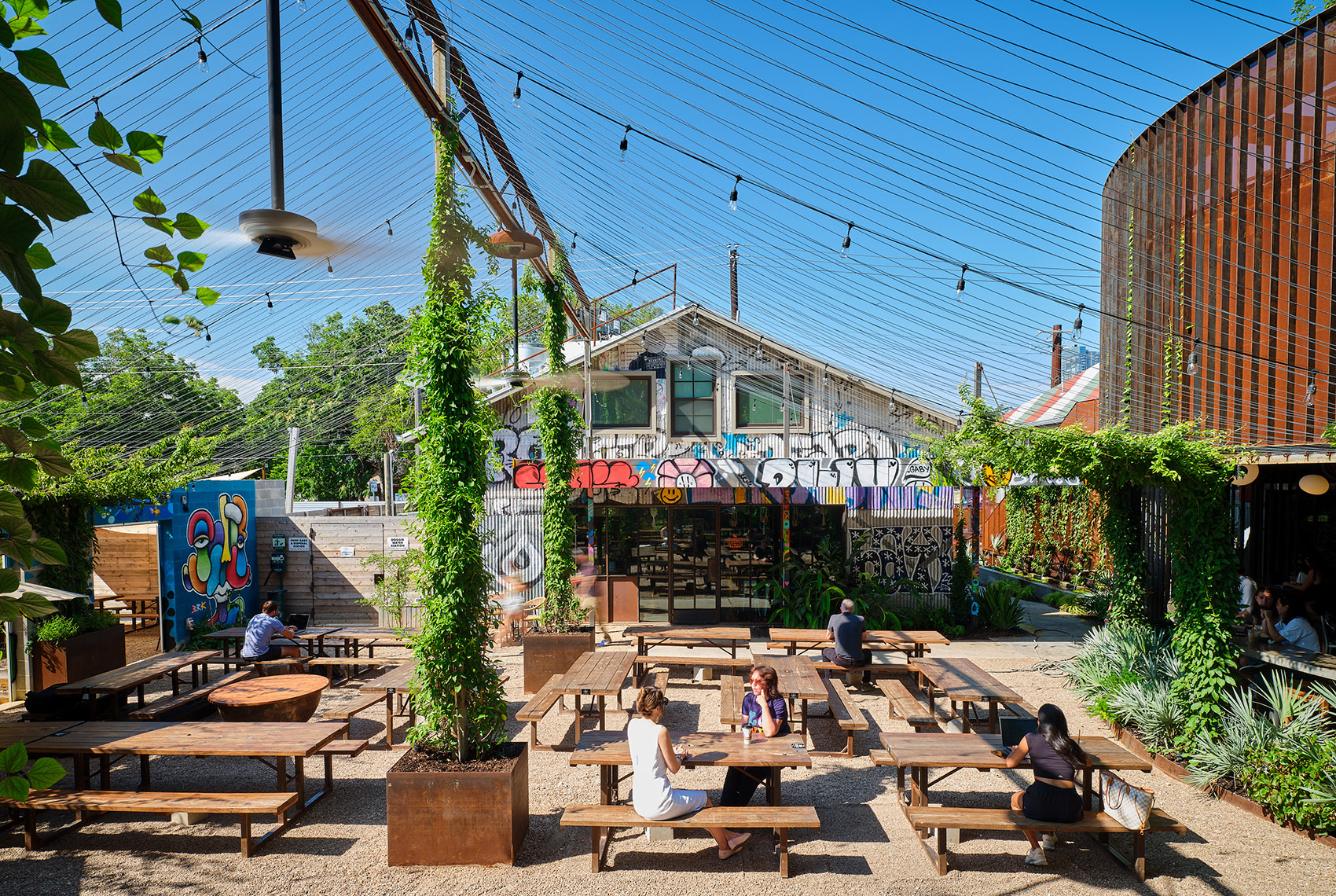 Cosmic Coffee Saltillo by Clayton Korte - 谷德设计网