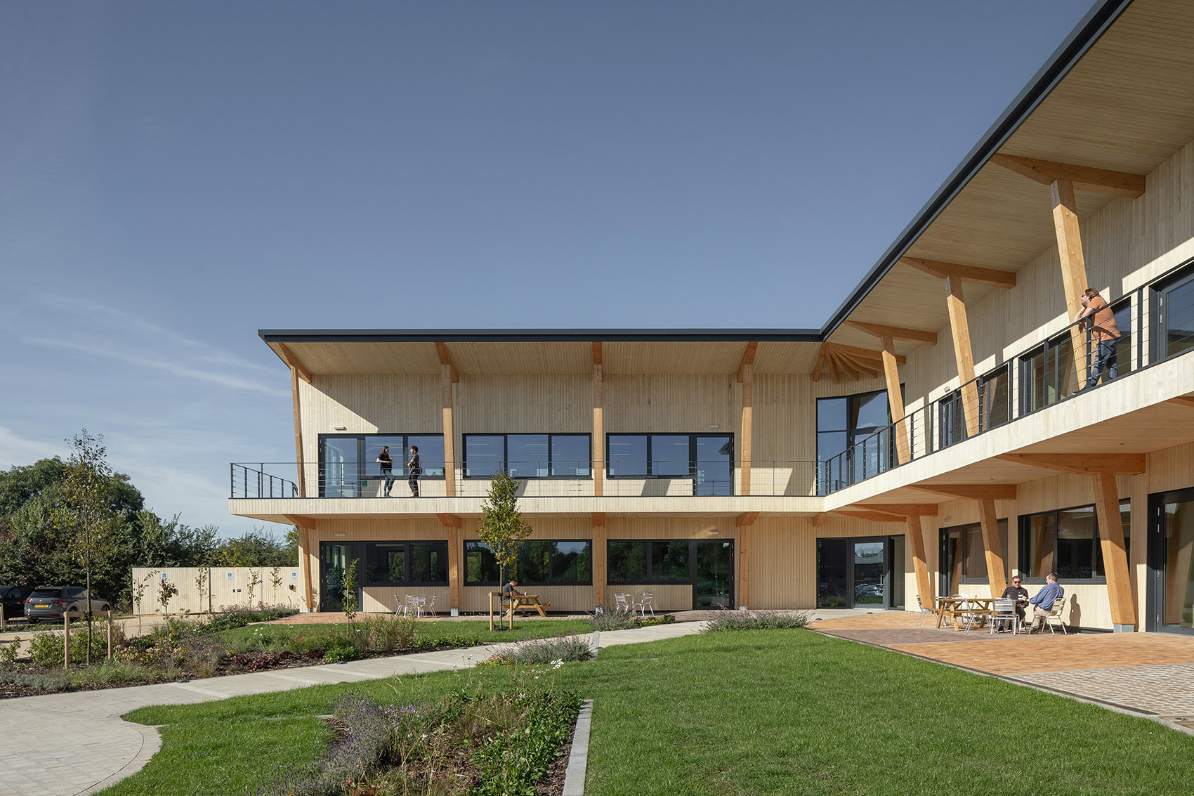 Unusual Rigging HQ by Corstorphine & Wright - 谷德设计网