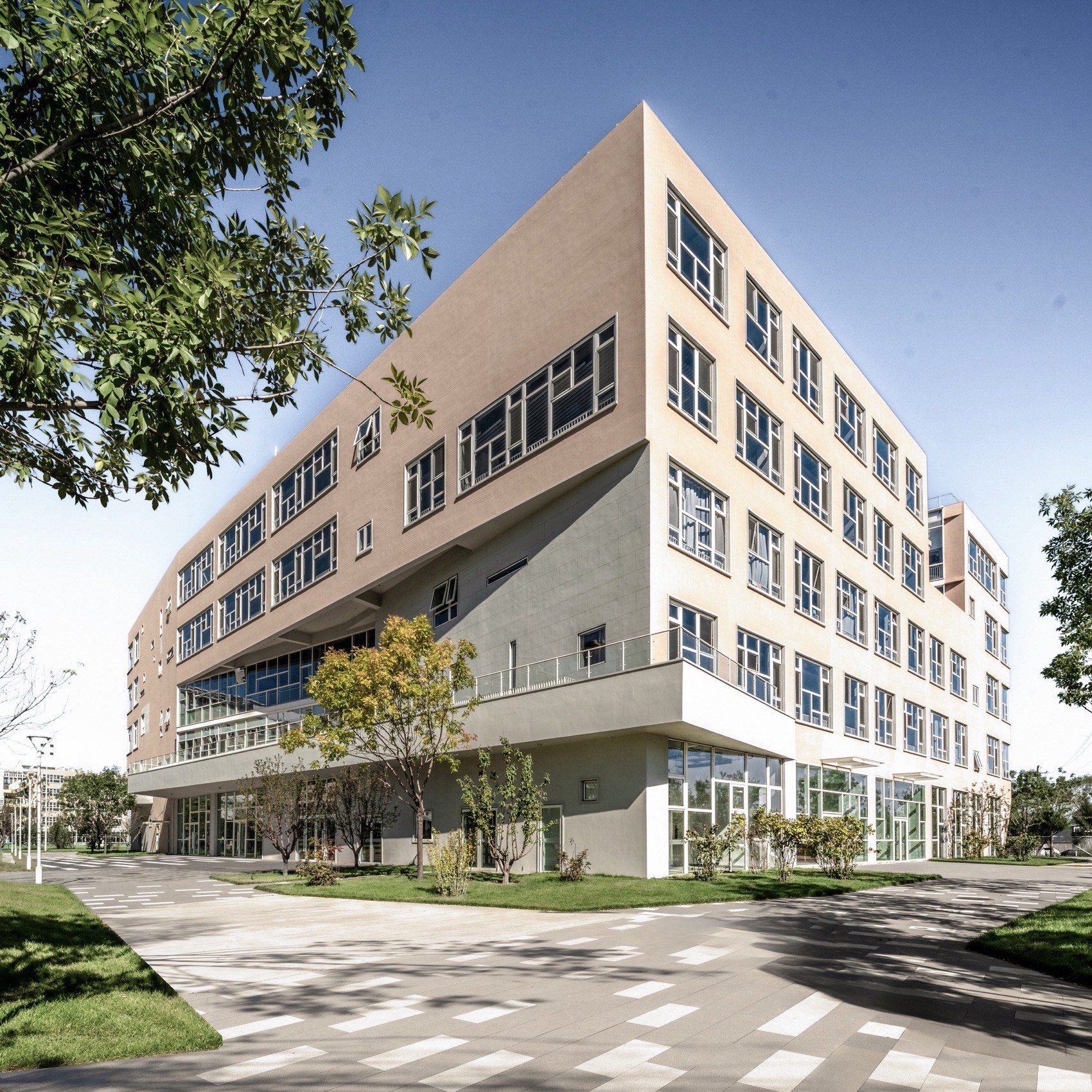 Run Tang School by Inclusive Architectural Practice - 谷德设计网