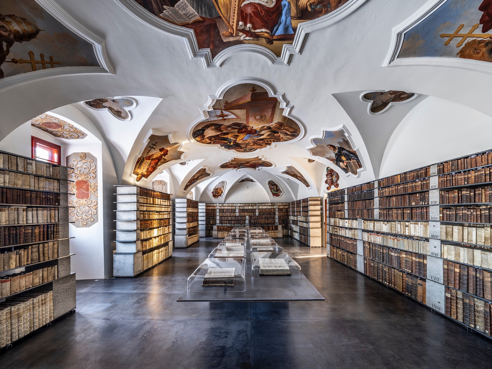 Library in the monastery Želiv by Šépka architekti - 谷德设计网