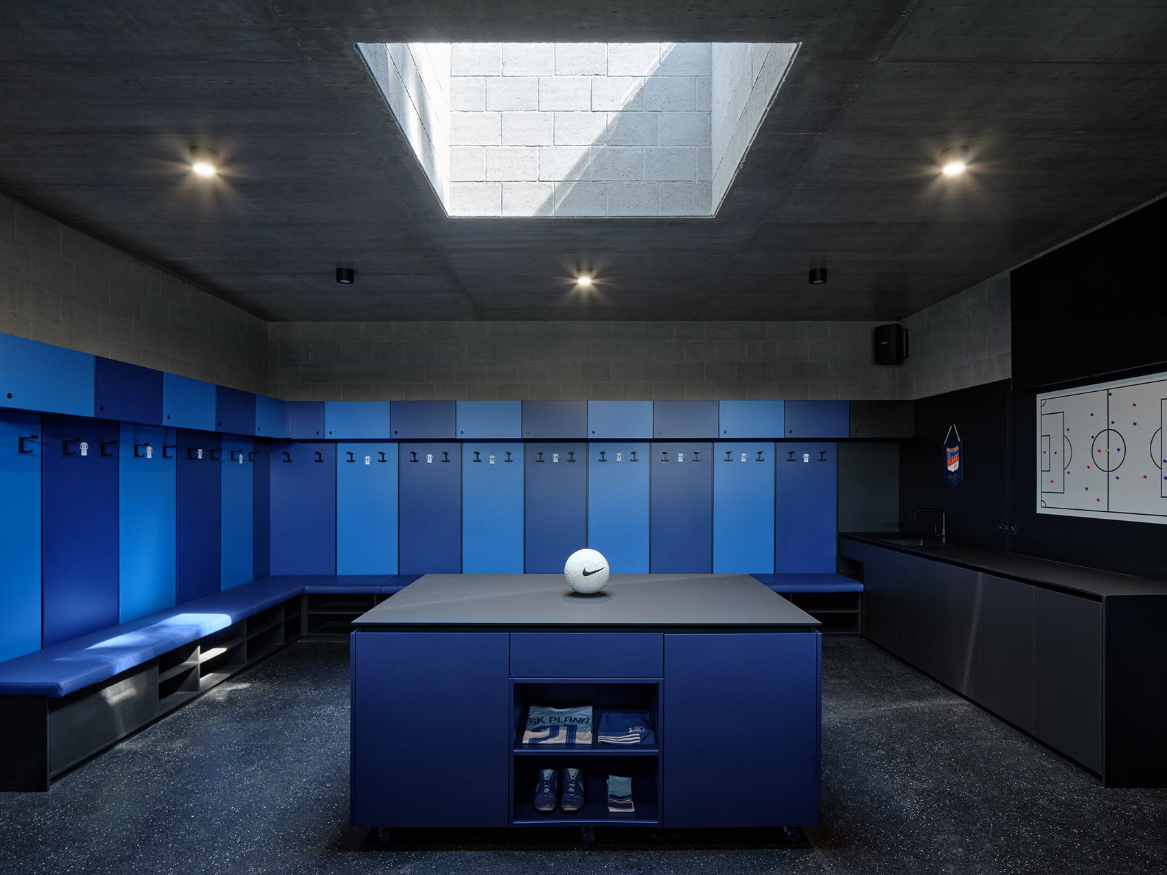 SK Planá Sports Complex by PROAM ARCHITEKTI - 谷德设计网