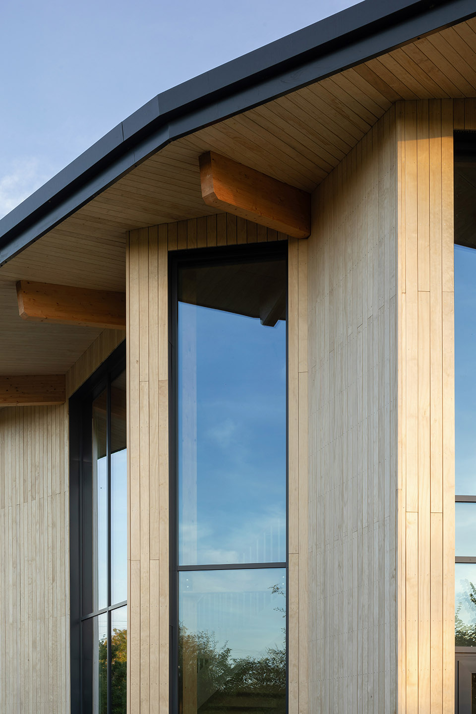 Unusual Rigging HQ by Corstorphine & Wright - 谷德设计网