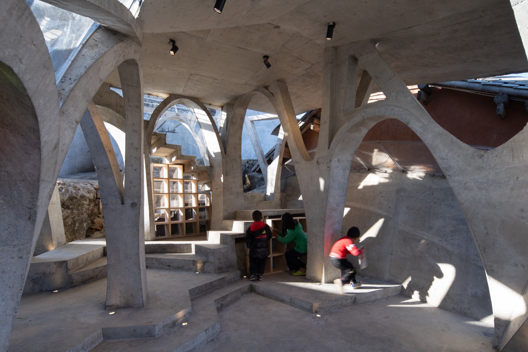 Mushroom library for Children in Yunnan by Kong Xiangwei Studio - 谷德设计网