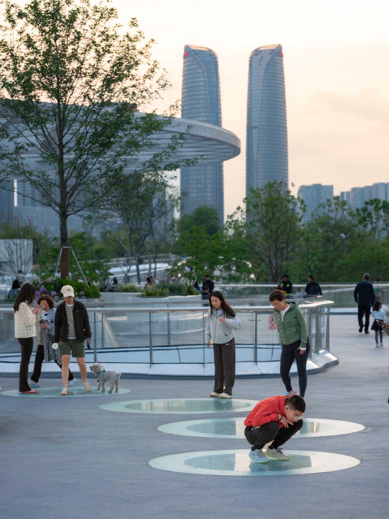 Landscape Design of the Jiaozi Pedestrian Bridge Park in Chengdu by ...