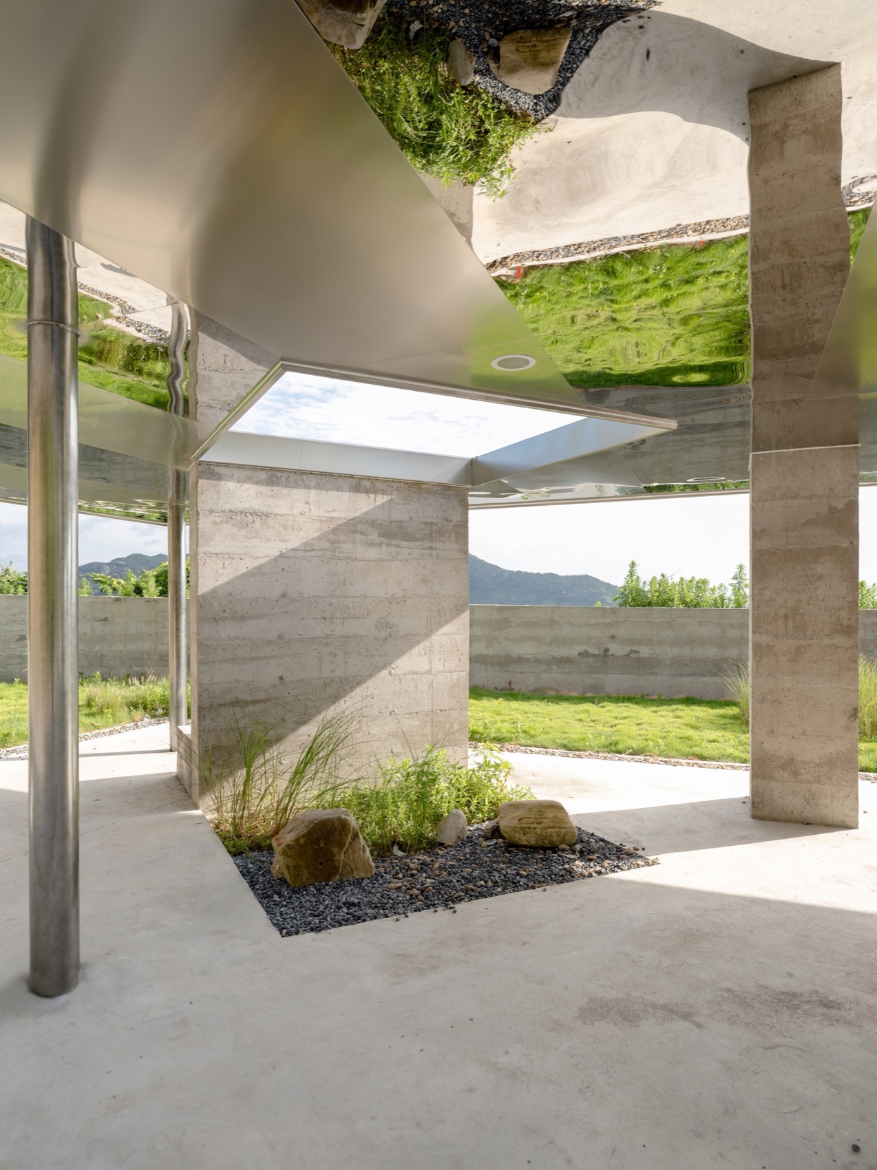 Columnating by Found Projects + Atelier Noirs - 谷德设计网