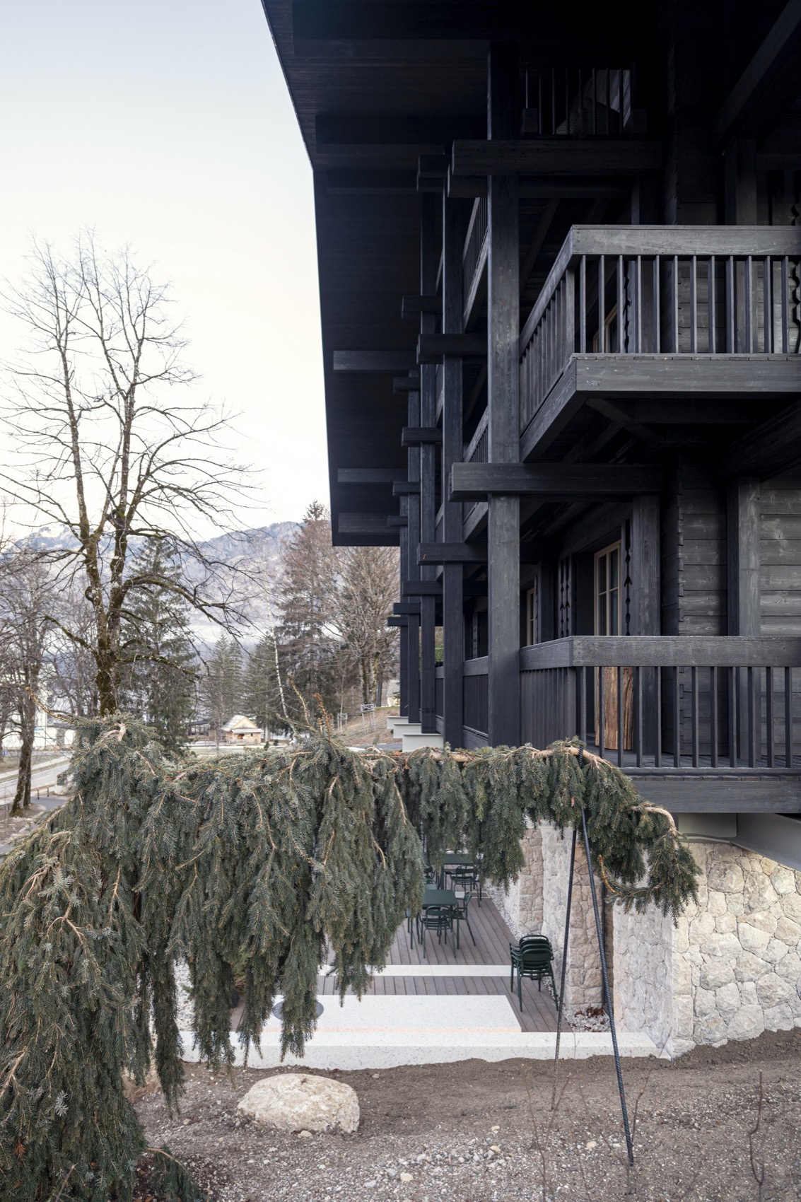 Alpine Hotel by OFIS ARHITEKTI - 谷德设计网