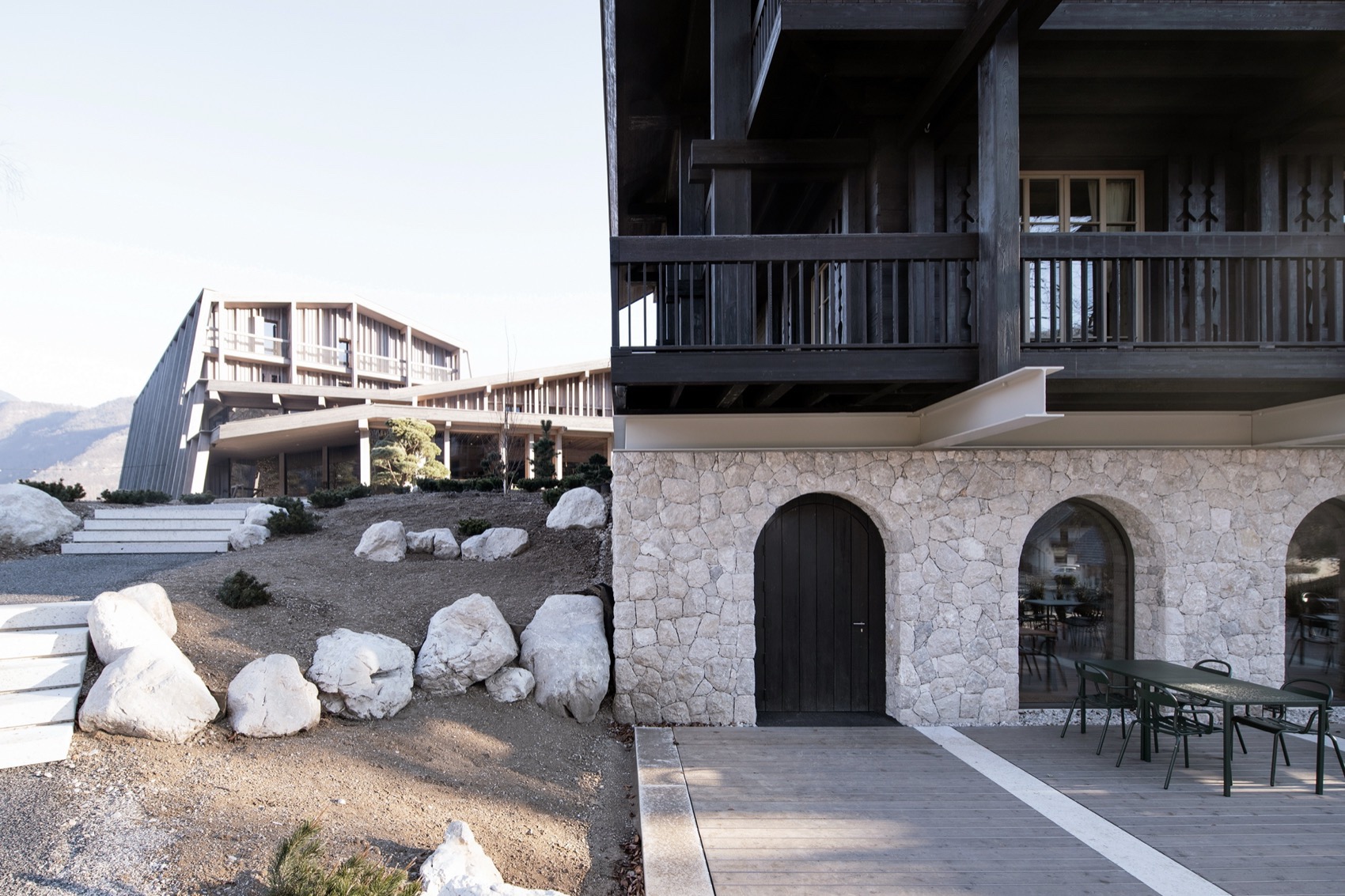 Alpine Hotel by OFIS ARHITEKTI - 谷德设计网