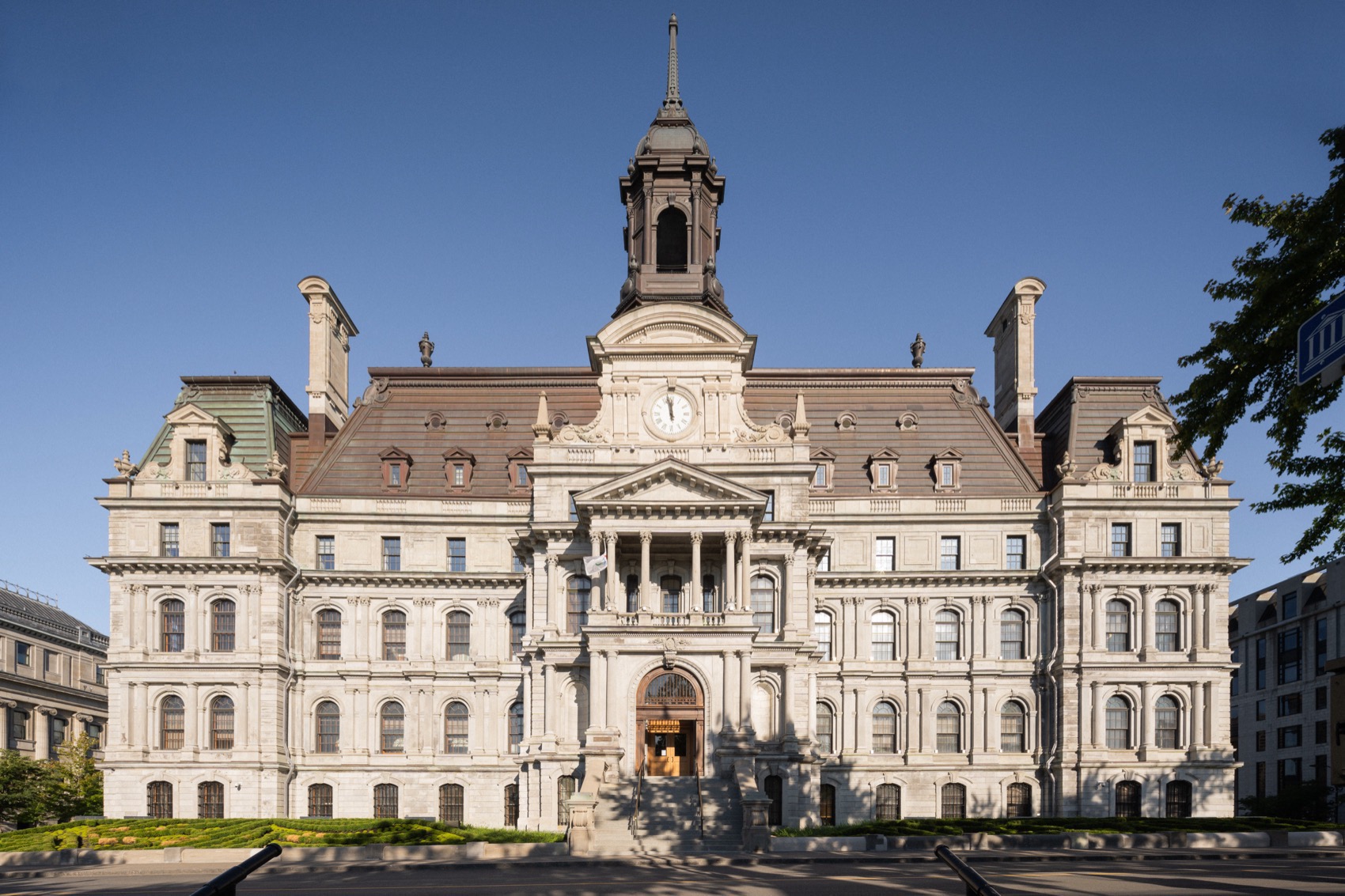 The Montreal City Hall by Beaupré Michaud et Associés, Architectes with ...