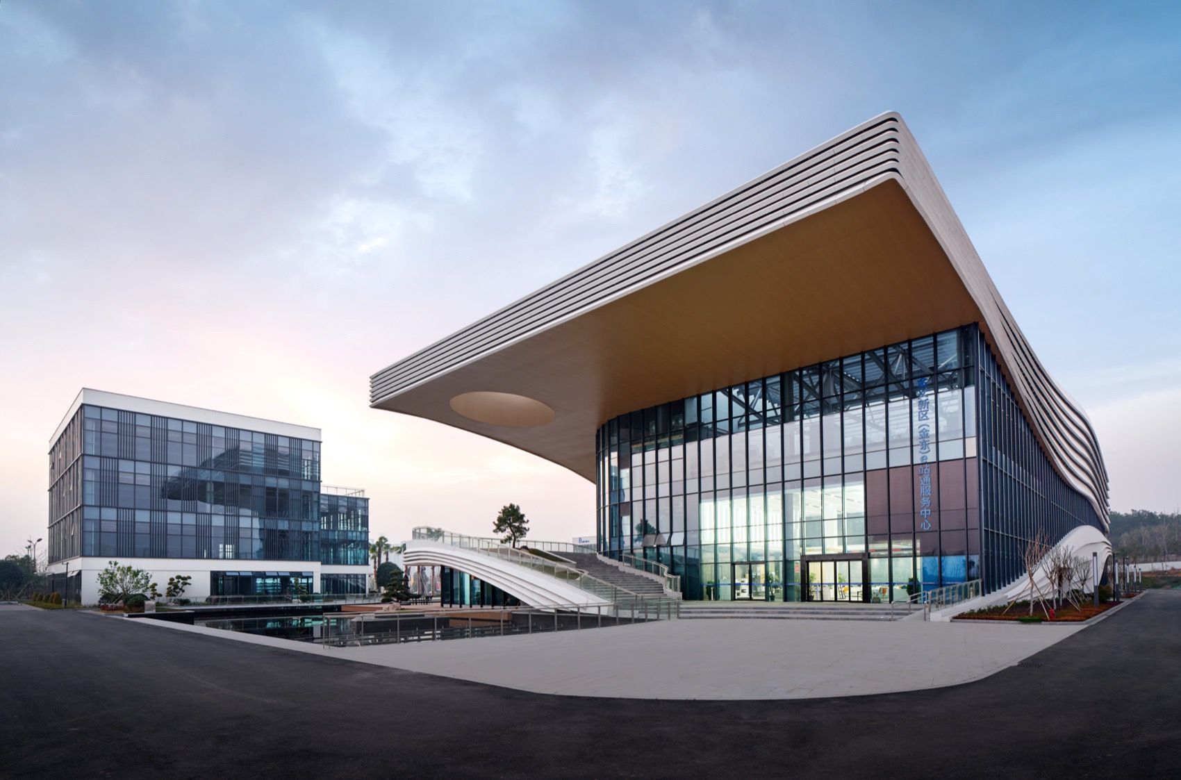 The Temporary Exhibition Hall of Jinyi Free Trade Zone by China United ...
