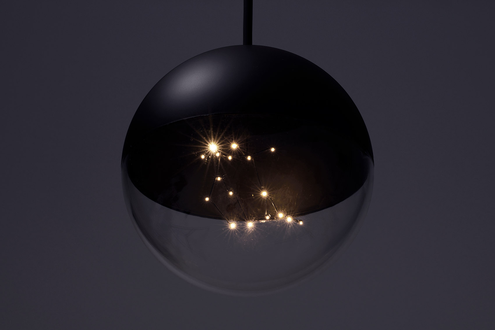 ”ANTS” and “CONSTELLATIONS” in the solo exhibition “DOTS by YOY” - 谷德设计网