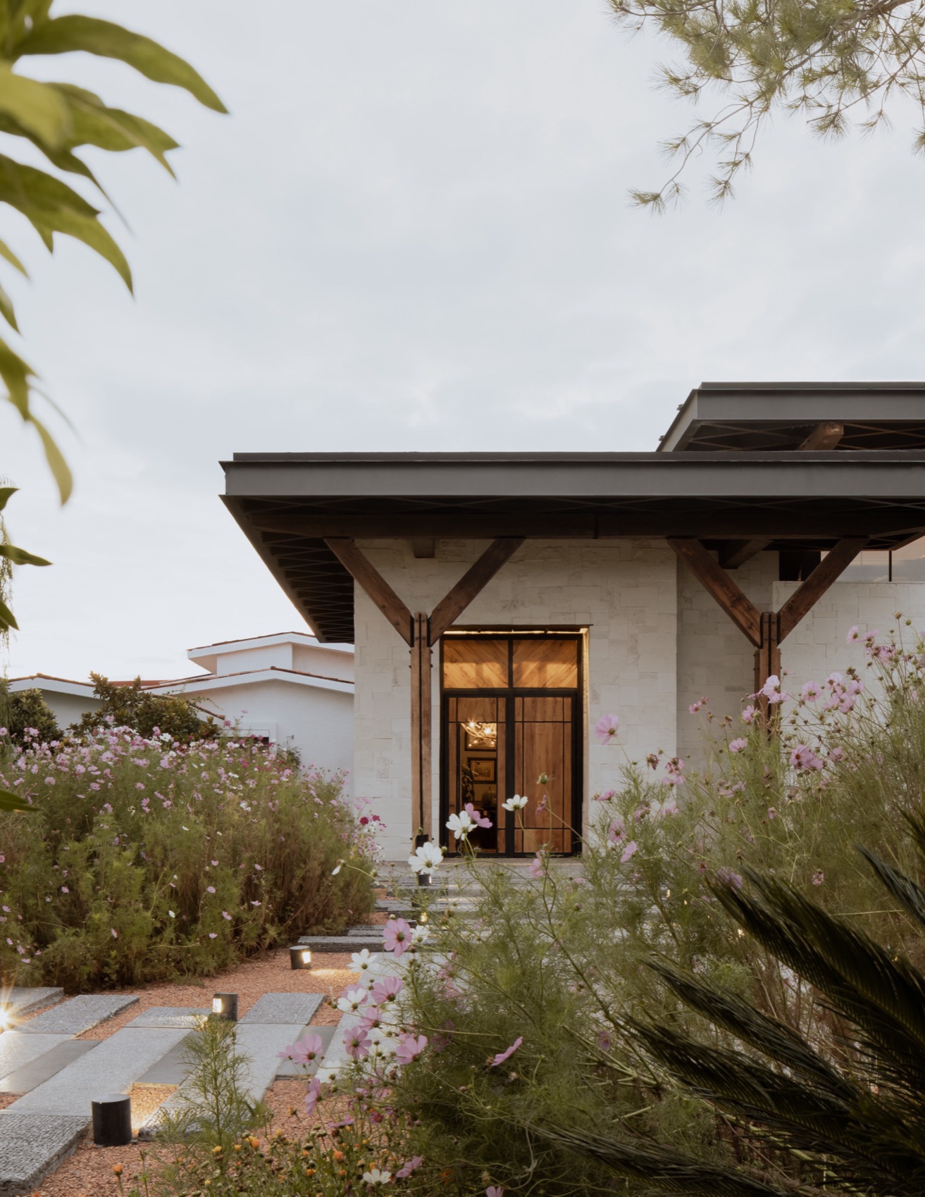 ”El Fraile” Ranch House by Heryco - 谷德设计网