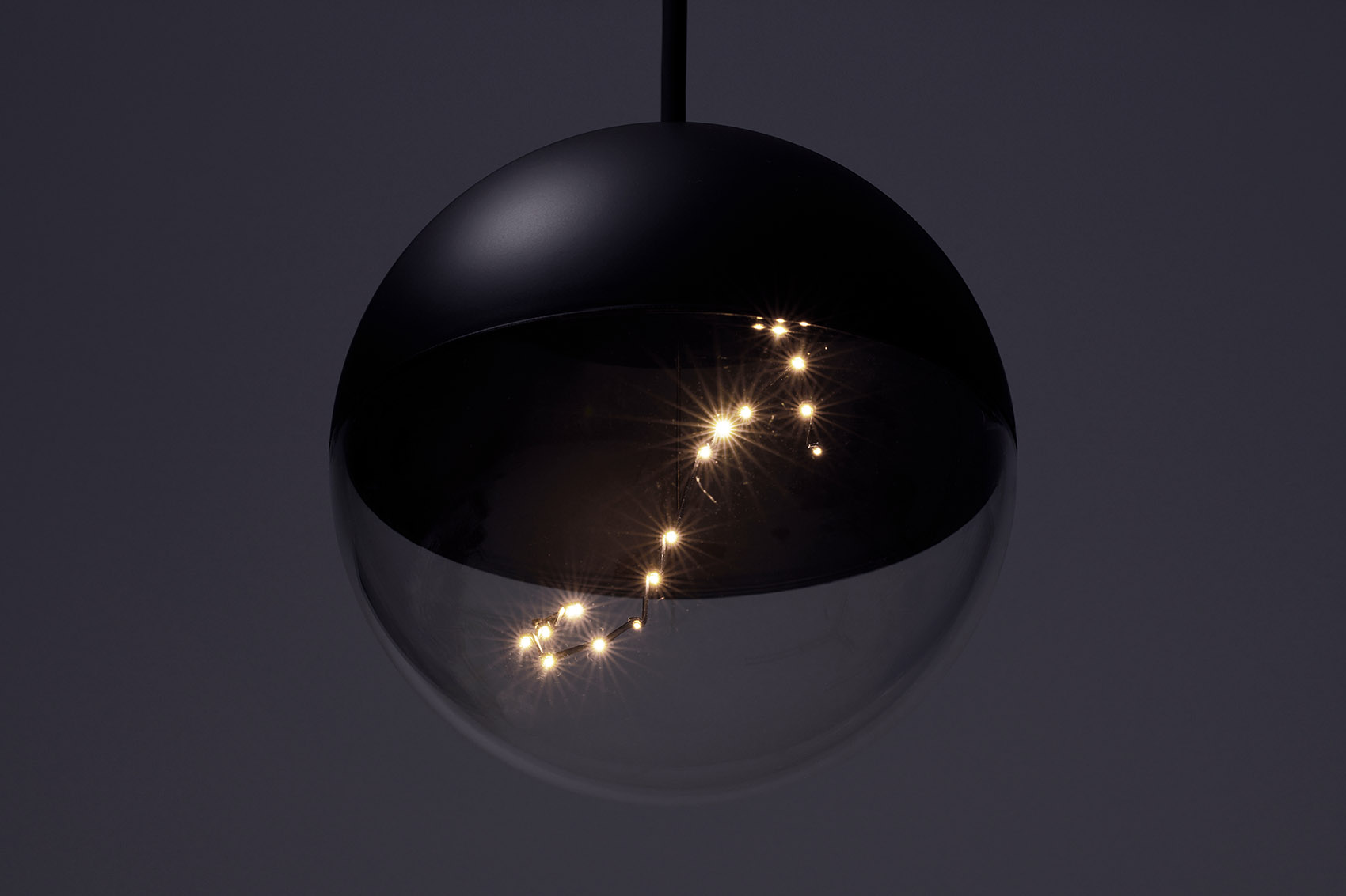 ”ANTS” and “CONSTELLATIONS” in the solo exhibition “DOTS by YOY” - 谷德设计网