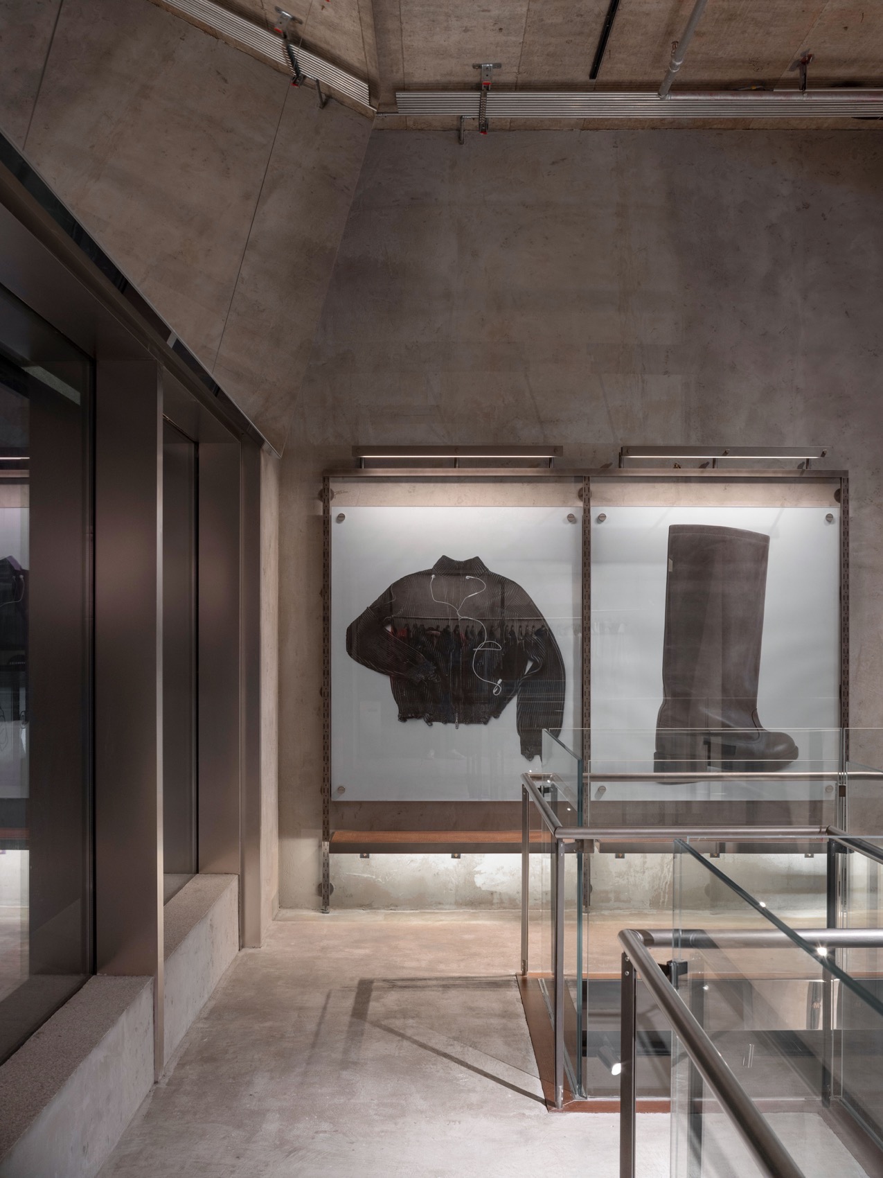 MASONPRINCE Flagship Store (UpperHills, Shenzhen) by TOMO Design - 谷德设计网