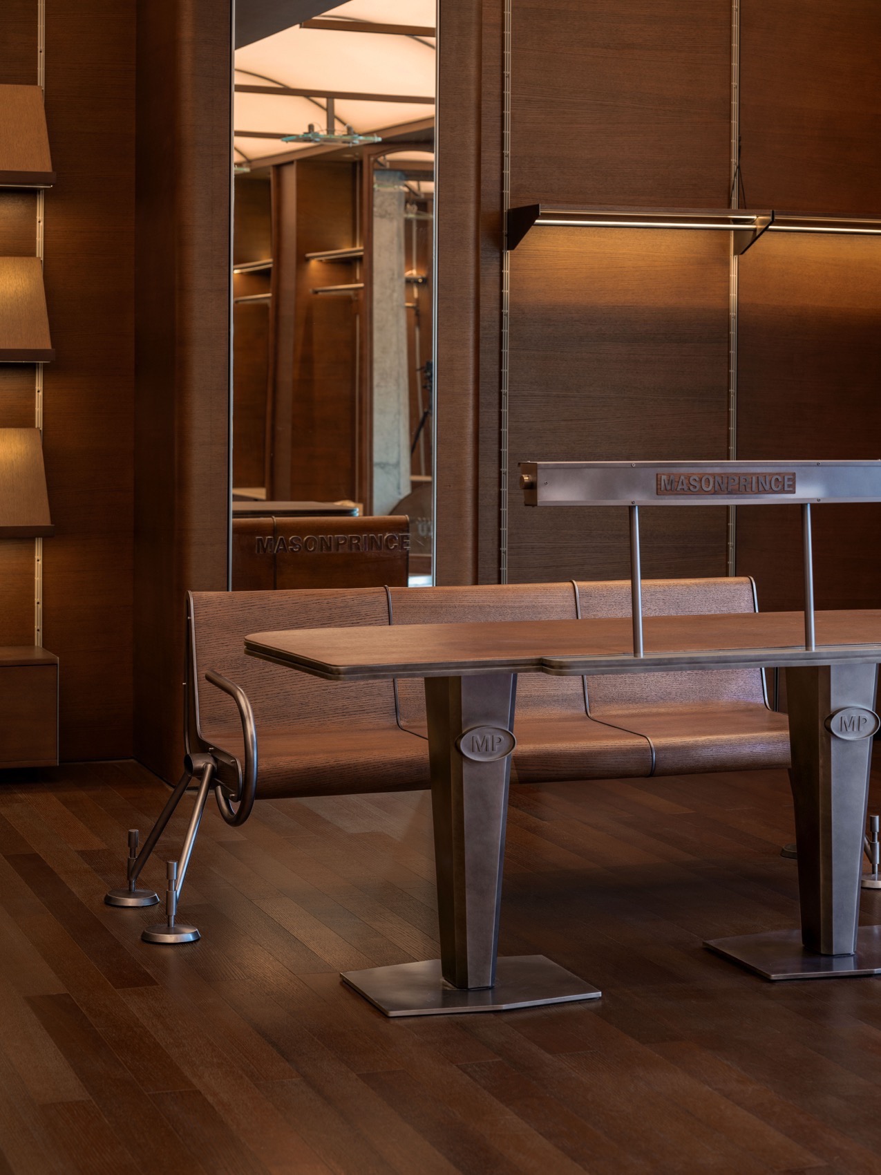 MASONPRINCE Flagship Store (UpperHills, Shenzhen) by TOMO Design - 谷德设计网