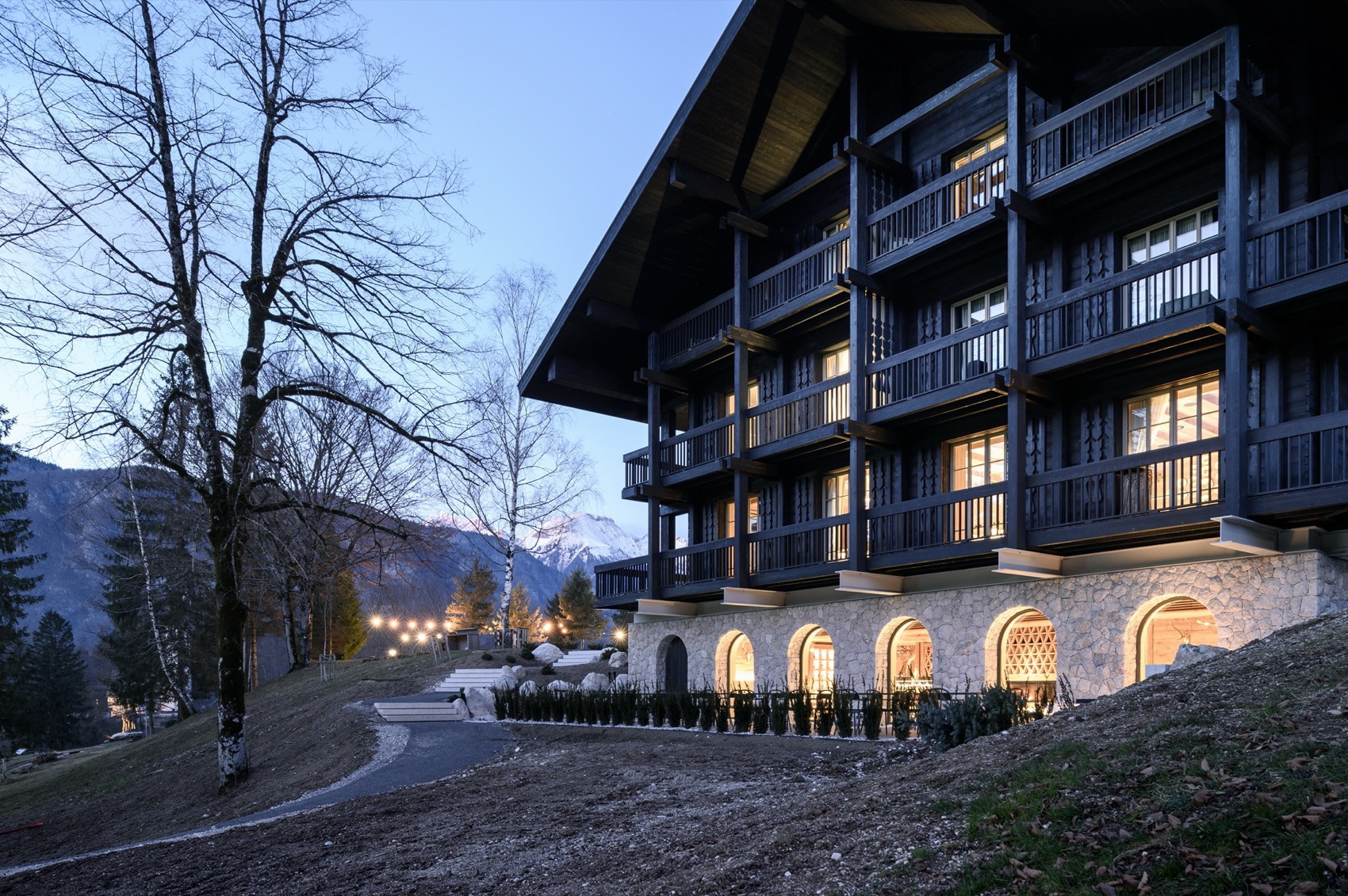 Alpine Hotel by OFIS ARHITEKTI - 谷德设计网