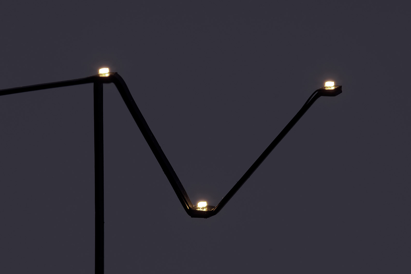 ”ANTS” and “CONSTELLATIONS” in the solo exhibition “DOTS by YOY” - 谷德设计网