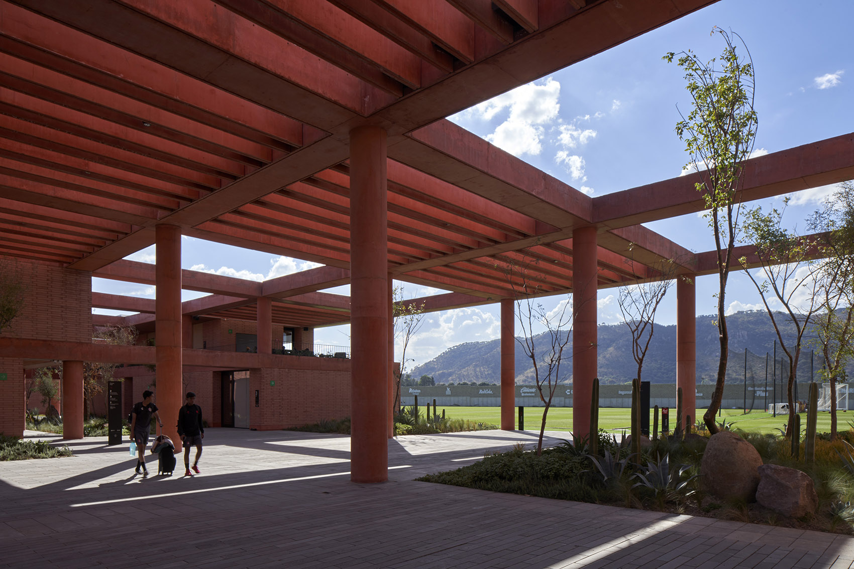 Atlas Football Academia by Sordo Madaleno Arquitectos - 谷德设计网