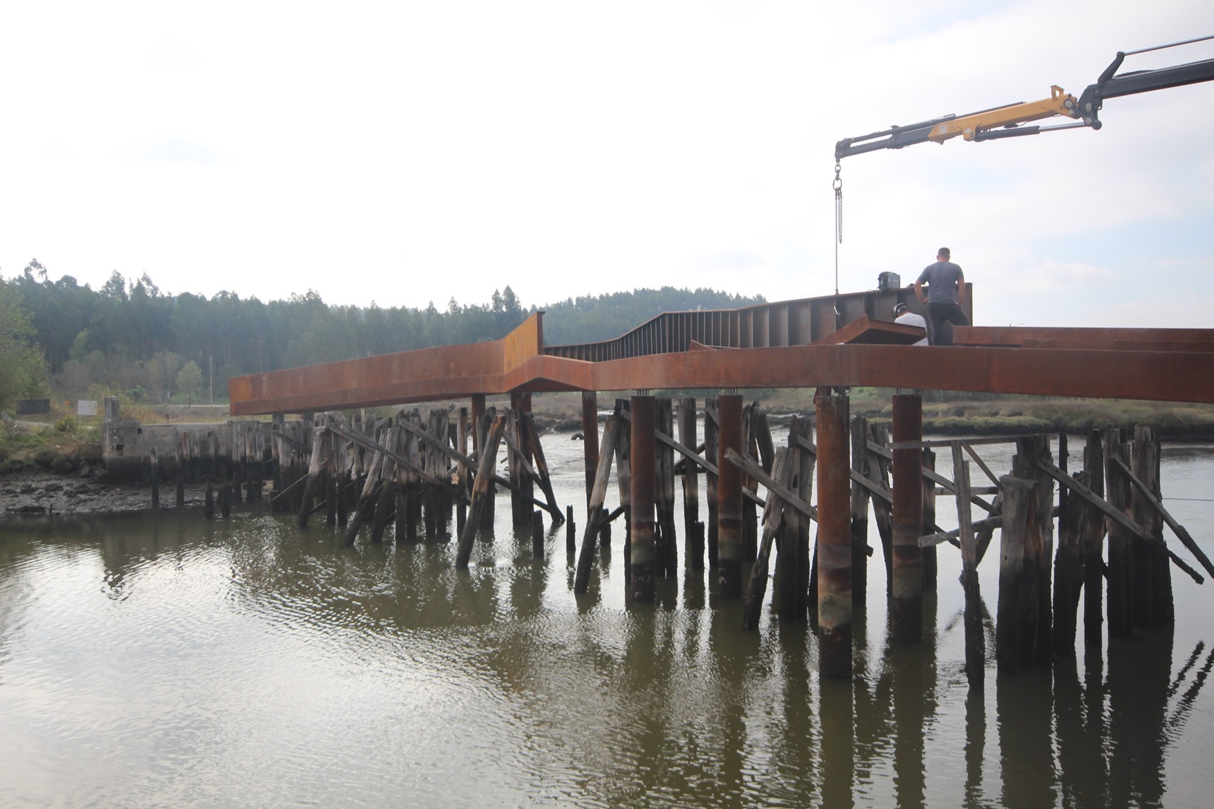 Pedestrian and Cycling Crossing Over the Fareja Bridge by Romulo Neto ...