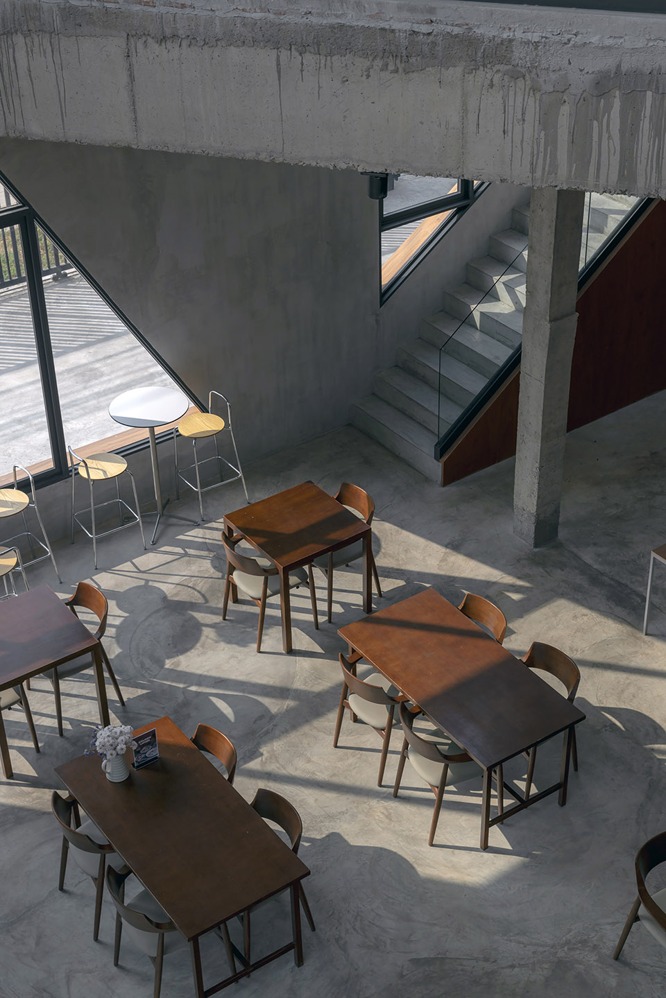 DIFF Coffee Roasters by ASWA - 谷德设计网