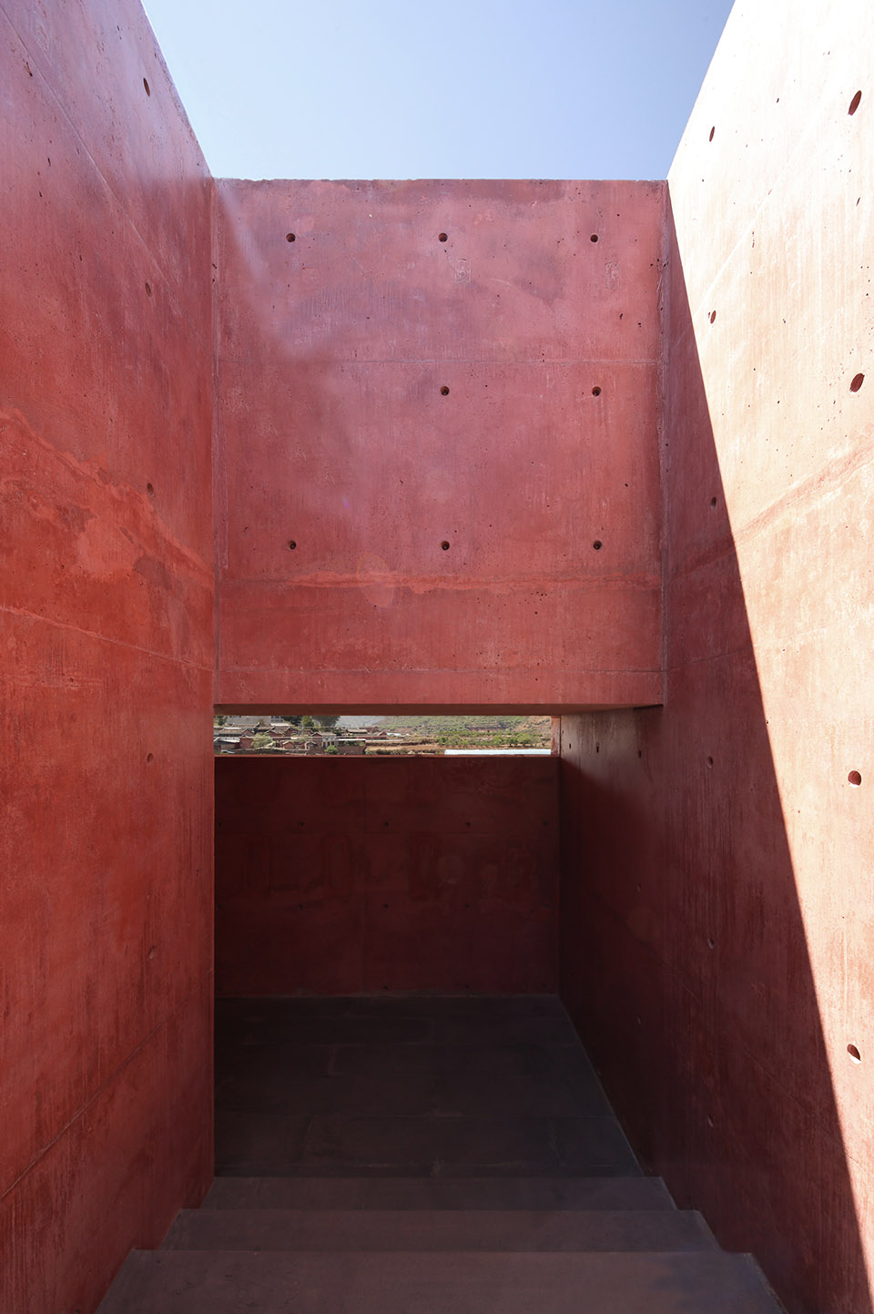 Red Village Observatory by TAG - 谷德设计网