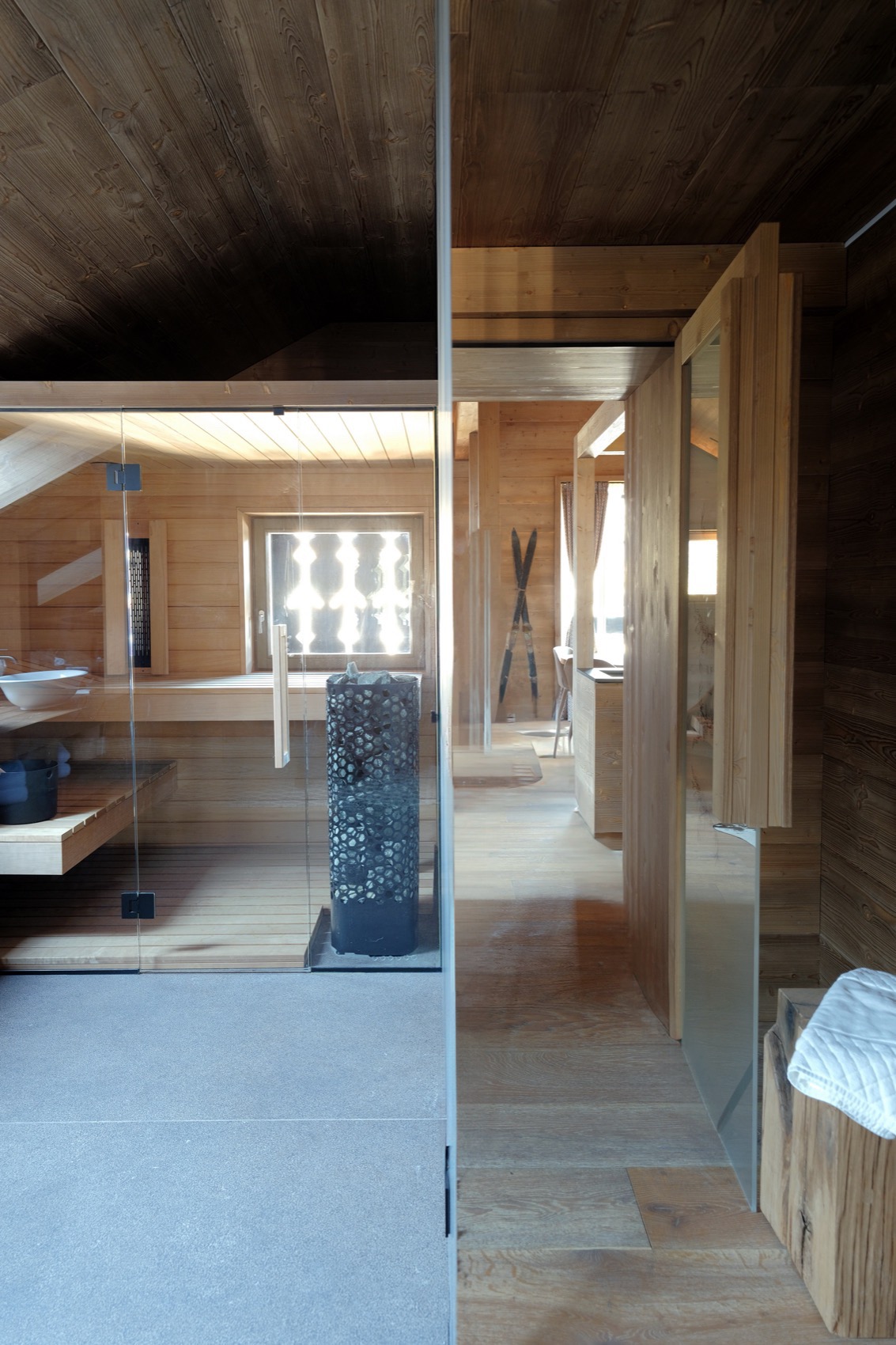 Alpine Hotel by OFIS ARHITEKTI - 谷德设计网