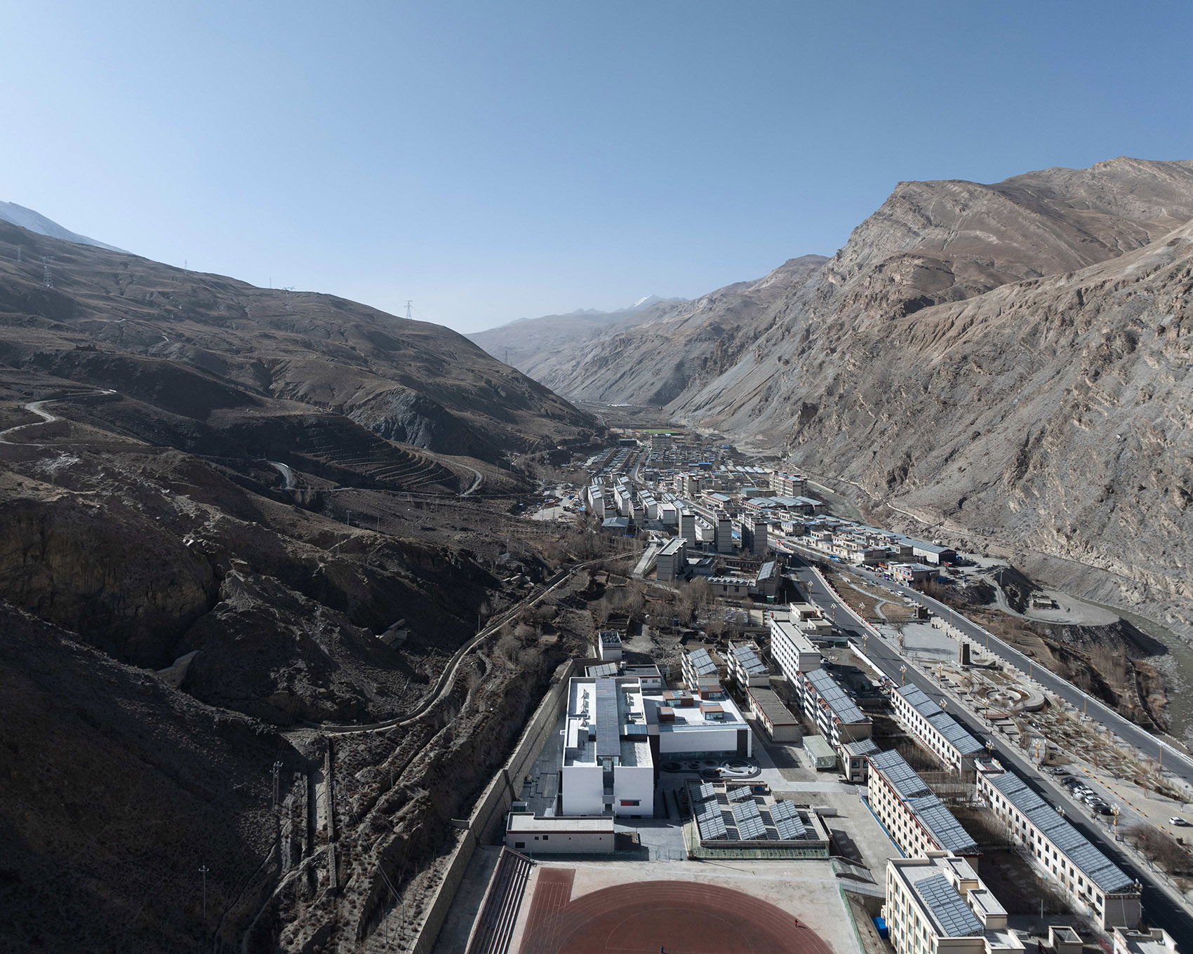 The Multifunctional Art Center of Lhozhag County Middle School by ...