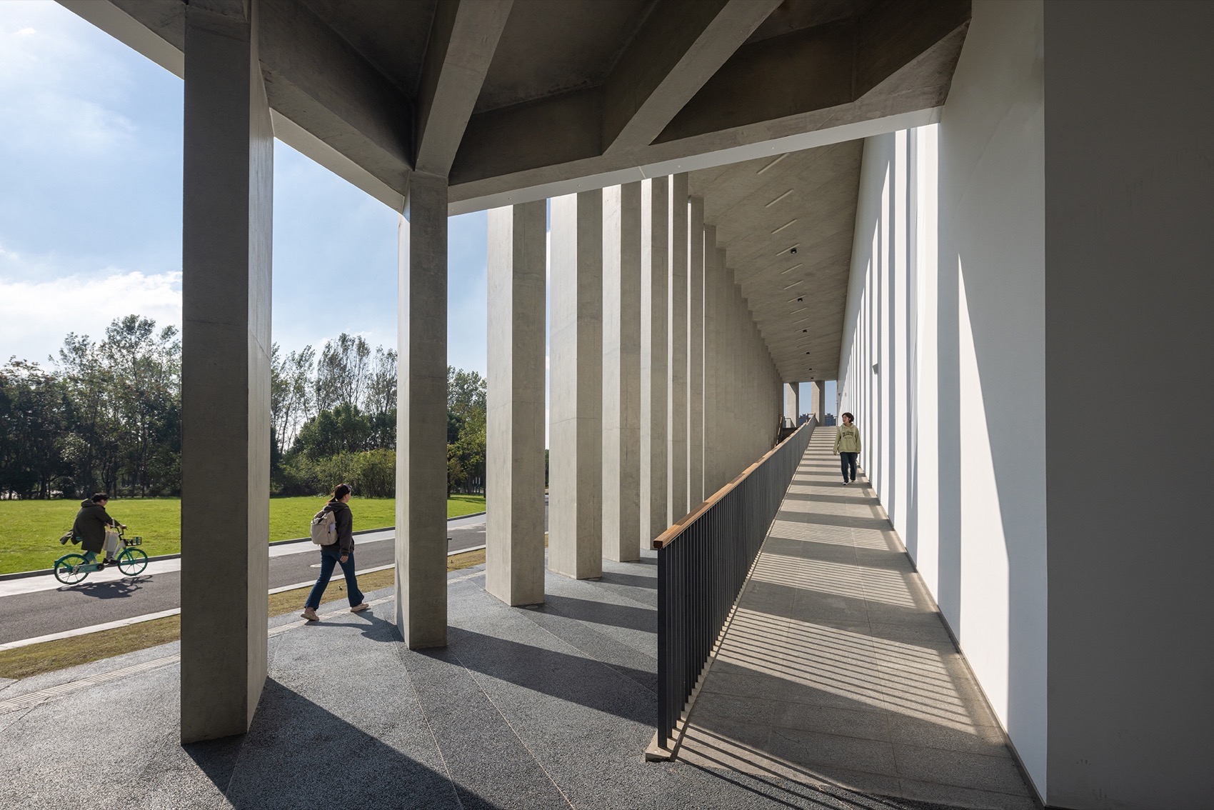 Yijia Building of Tongji University (Students’ Activity Center in ...