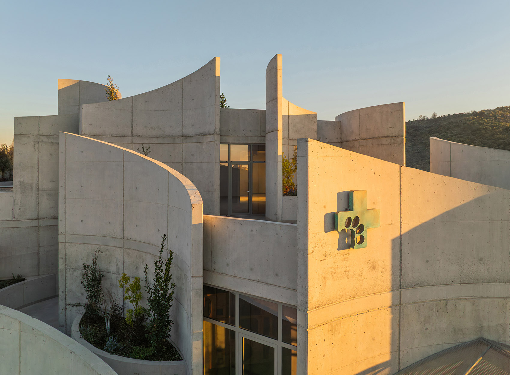 Veterinary Hospital by Davide Macullo Architects - 谷德设计网