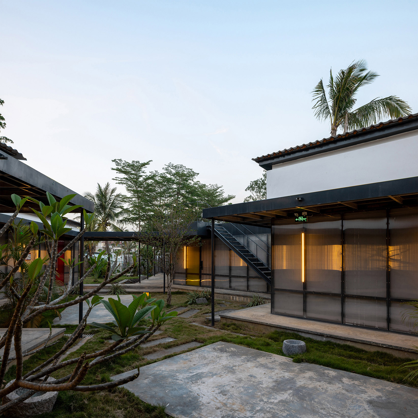 Earth-Hugging Duke Plaza by Edge Architects - 谷德设计网