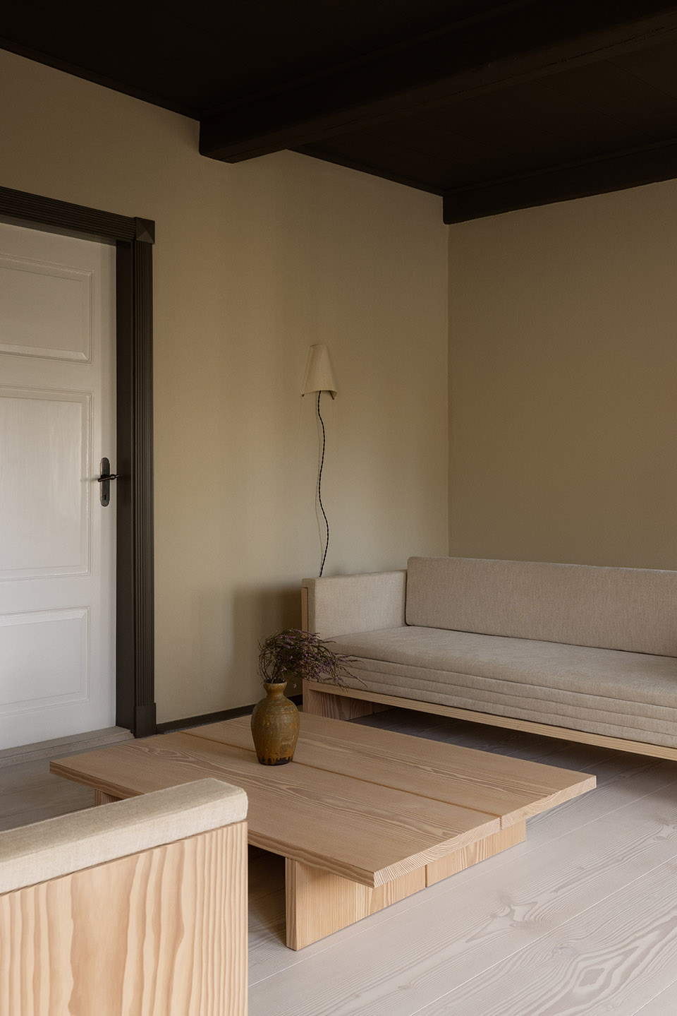 Dinesen County House by Mentze Ottenstein - 谷德设计网