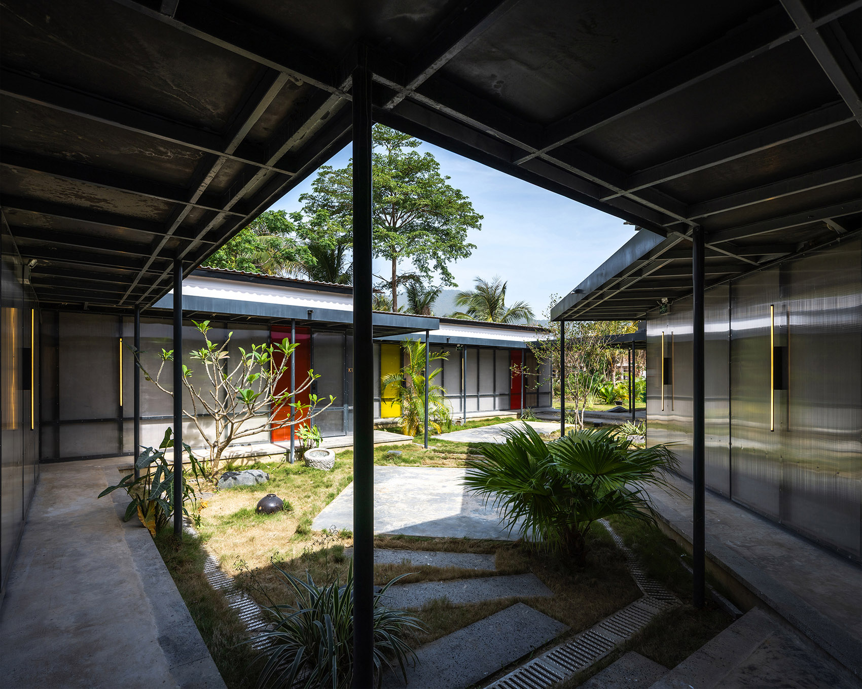 Earth-Hugging Duke Plaza by Edge Architects - 谷德设计网