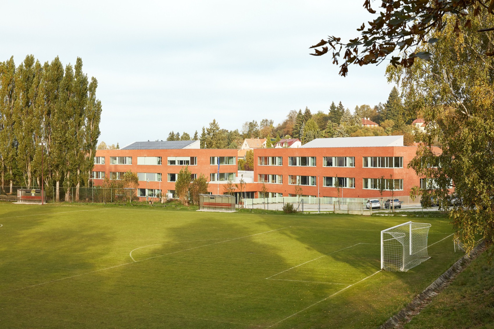 Frič Brothers Elementary School by ATELIER 6 - 谷德设计网