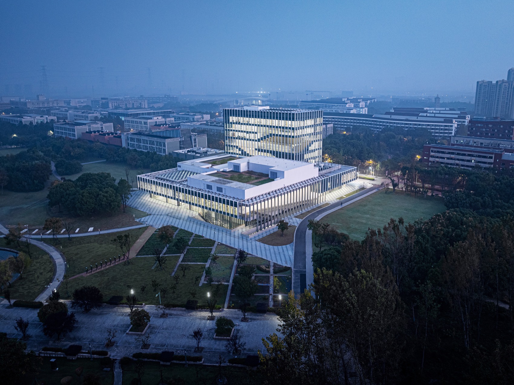 Yijia Building of Tongji University (Students’ Activity Center in ...