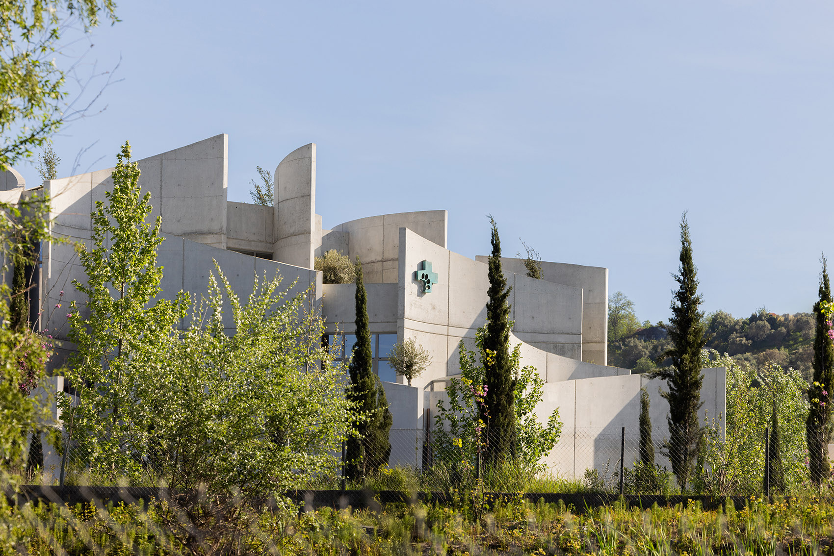 Veterinary Hospital by Davide Macullo Architects - 谷德设计网