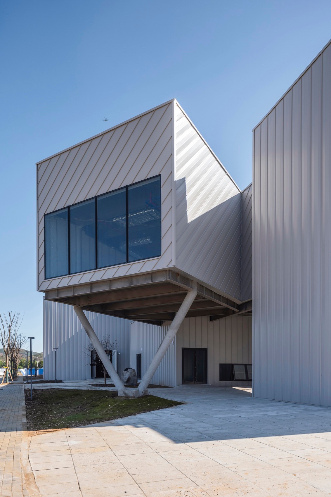 Yue Art Museum + Yue Equestrian Hall by CU Office - 谷德设计网