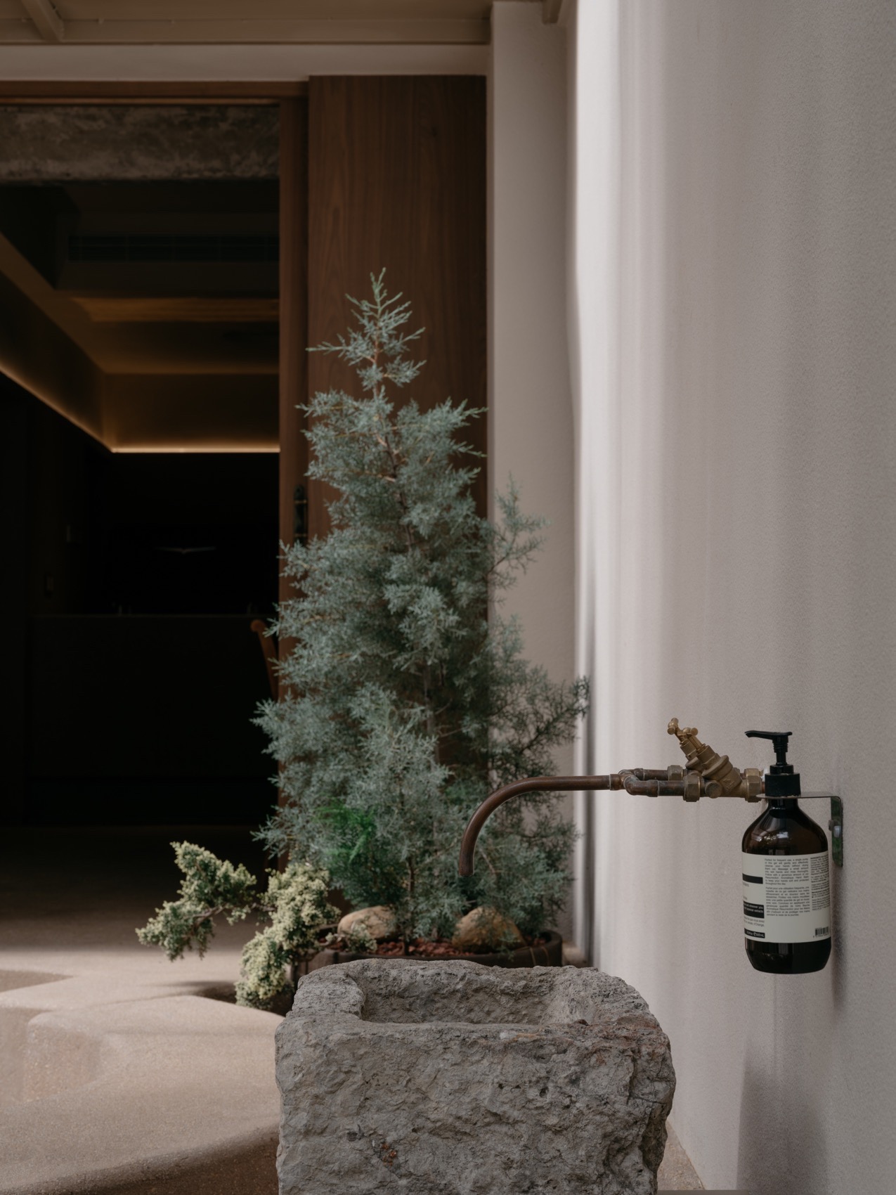 Unwind cafe by Mountain Soil Interior Design - 谷德设计网