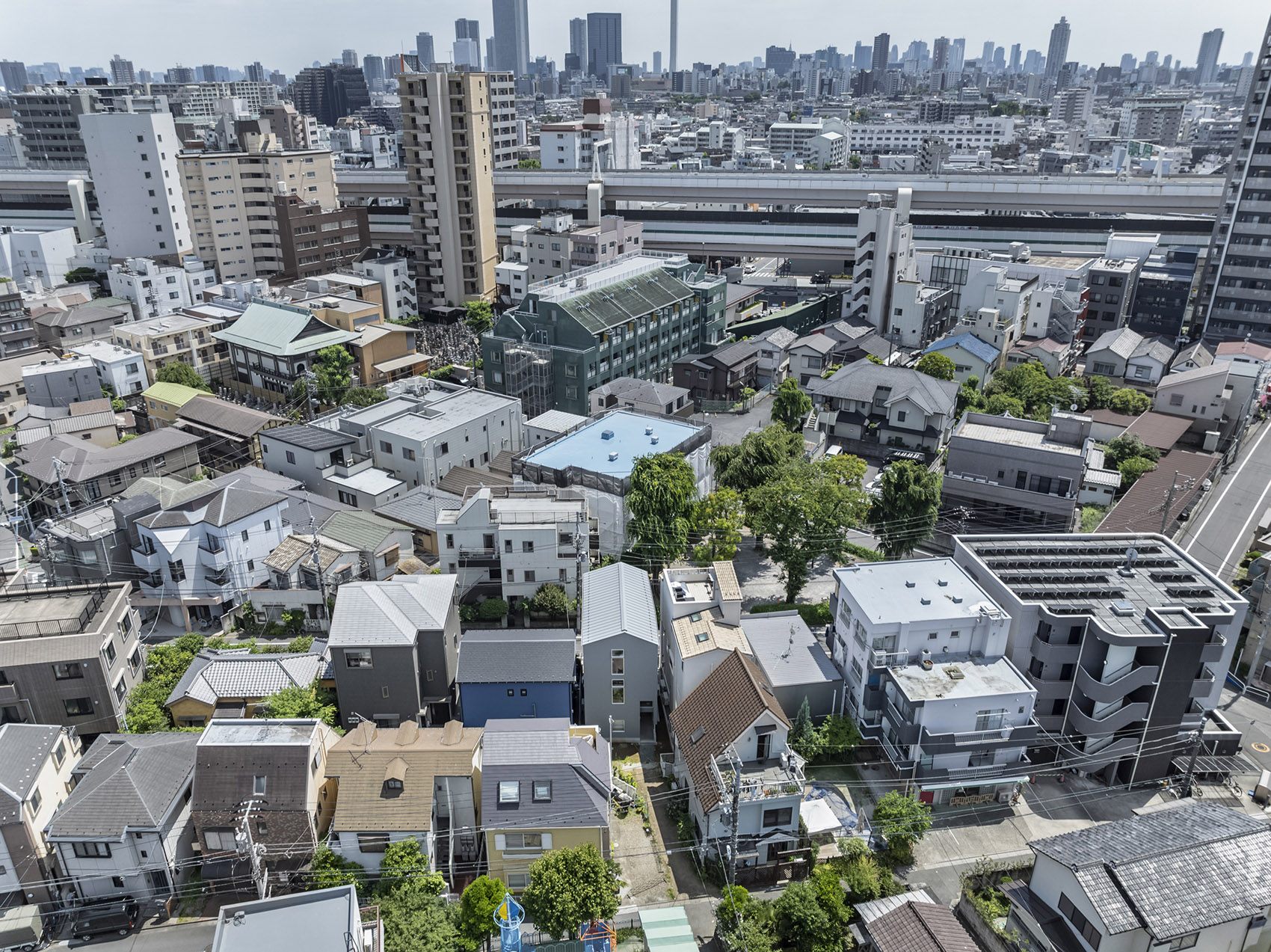 House in Itabashi by TERRAIN architects + Zu architects - 谷德设计网