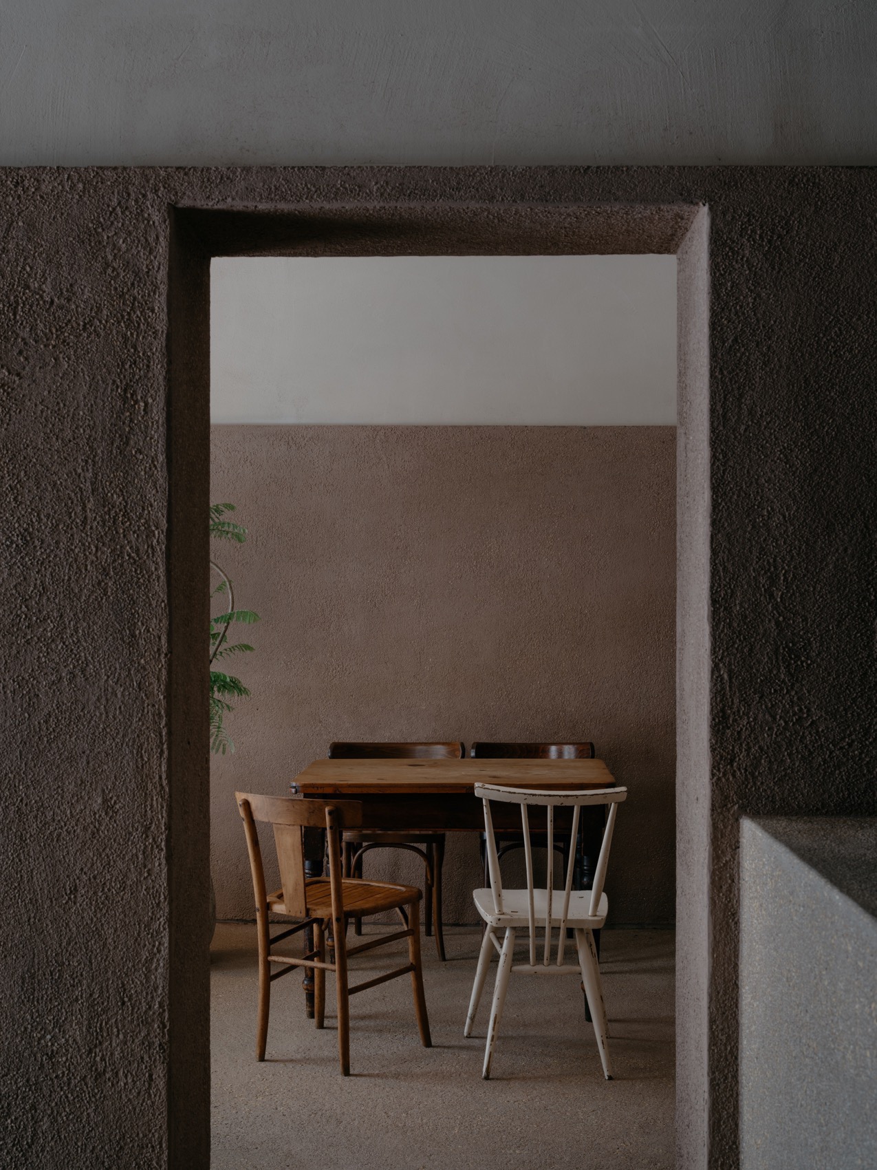 Unwind cafe by Mountain Soil Interior Design - 谷德设计网