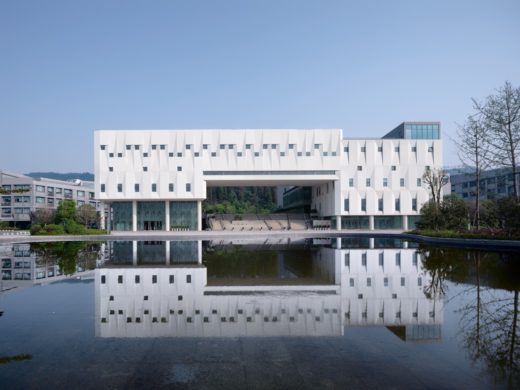 Xihua University Yibin Campus (Phase Ⅱ) by FCJZ - 谷德设计网