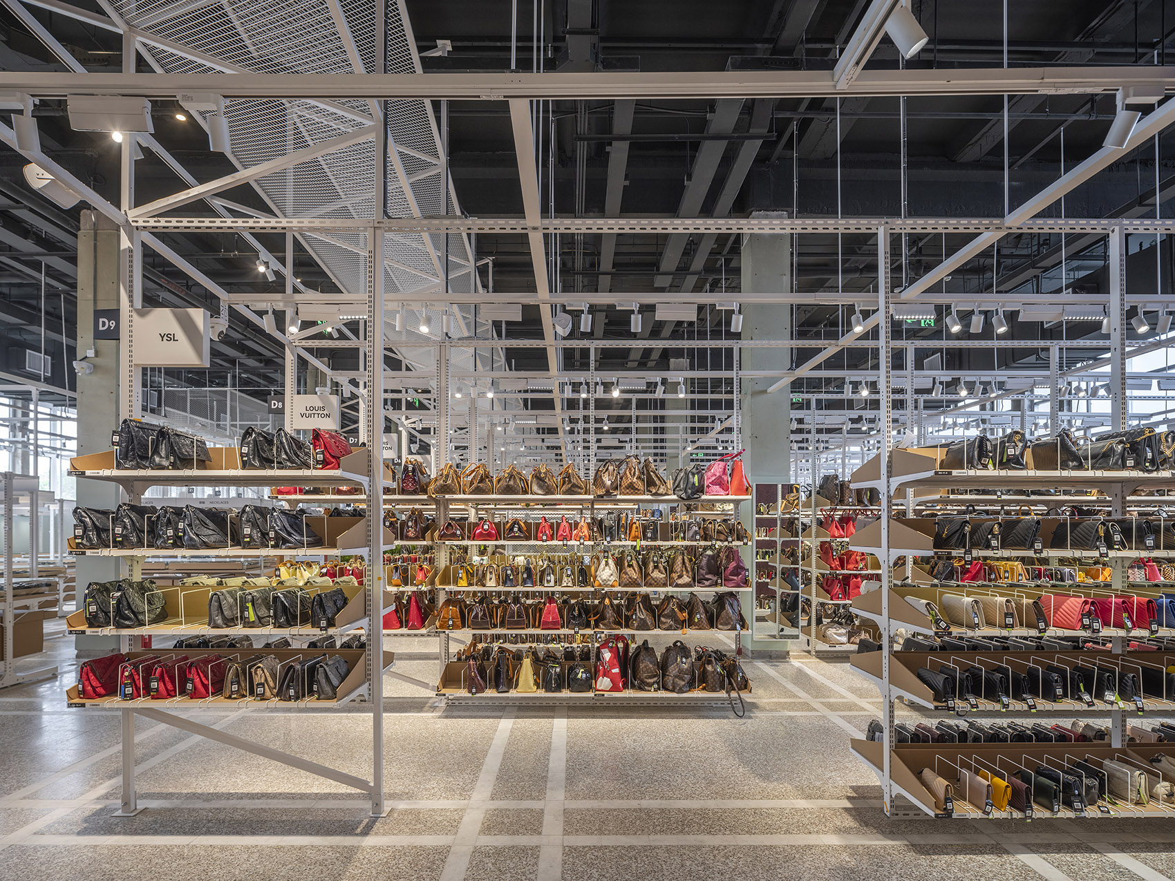 Super Zhuanzhuan Retail Space Design Brief by SpaceStation - 谷德设计网
