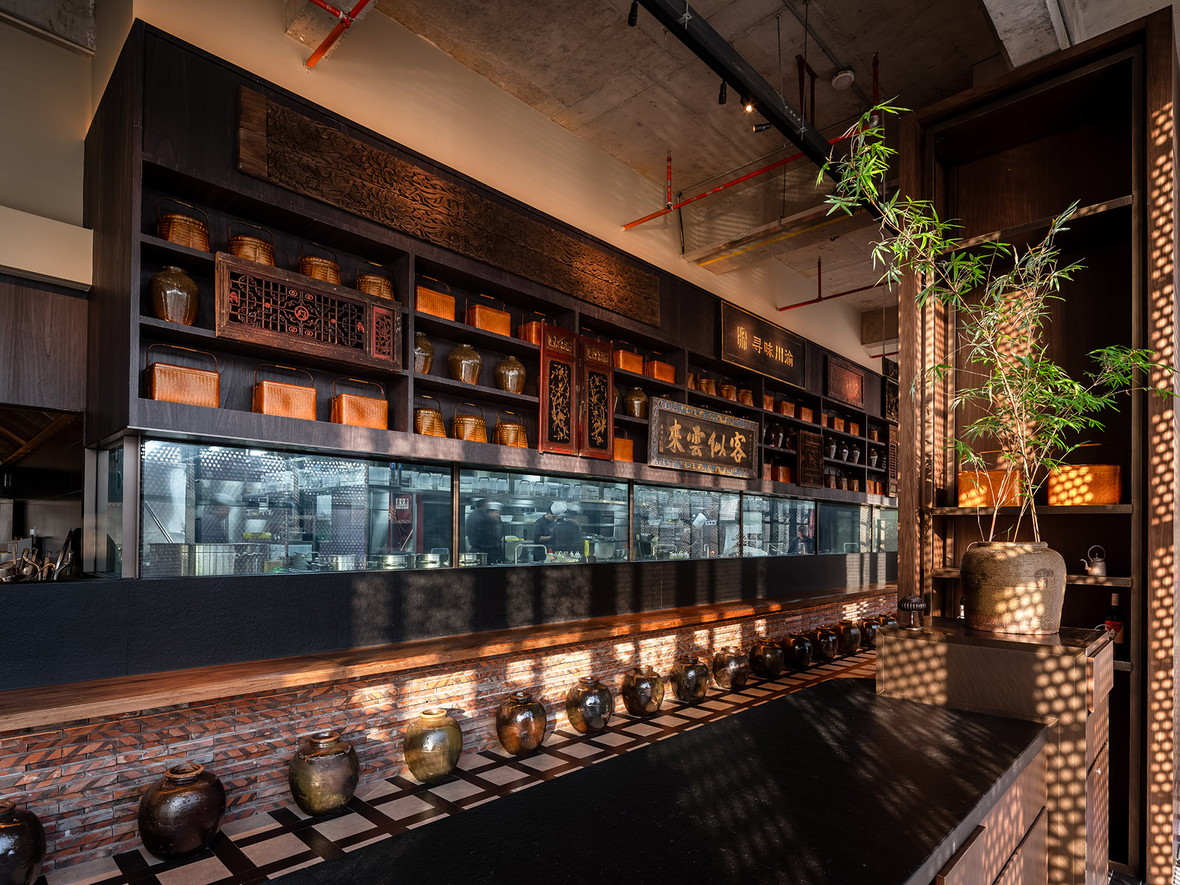 Xiaorong Garden · Classic Sichuan Restaurant by GUO XIN SPACE DESIGN ...