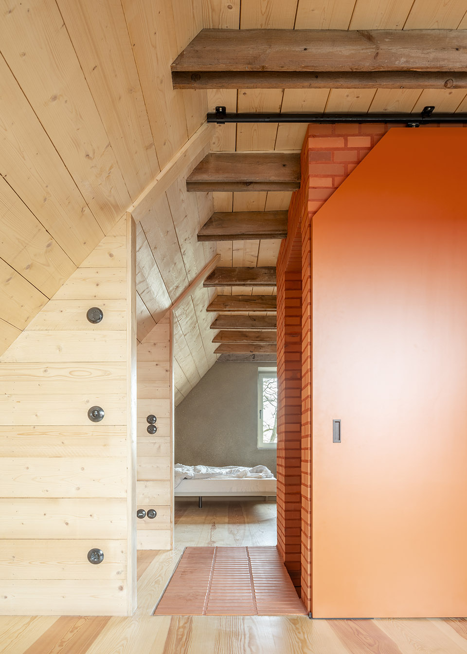 Conversion of a Settler’s house by Klöpfel Zeimer Architekten - 谷德设计网