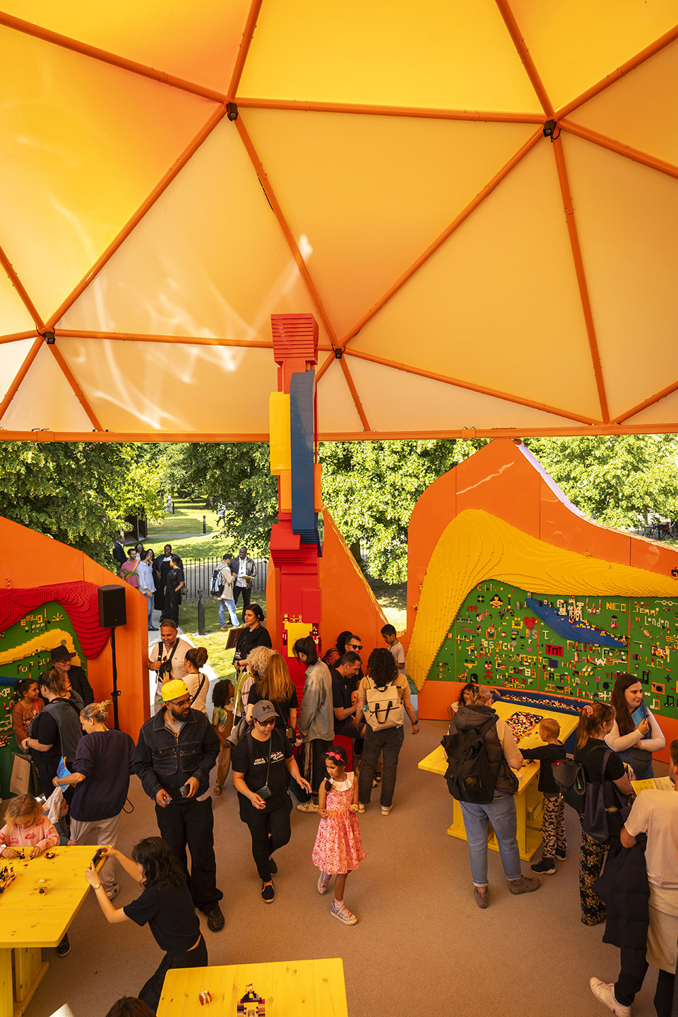 Play Pavilion by Peter Cook Studio Crablab - 谷德设计网