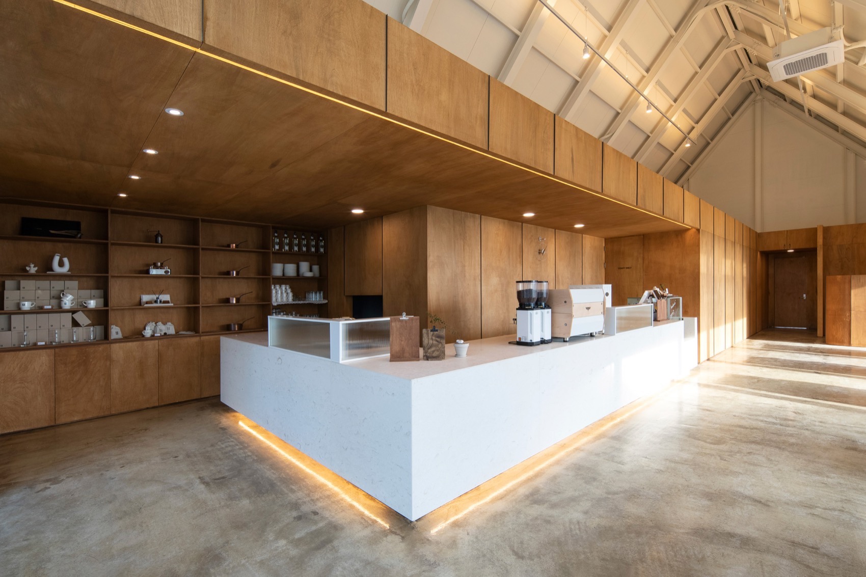 Cafe MAYDAY by SPACE DOT - 谷德设计网