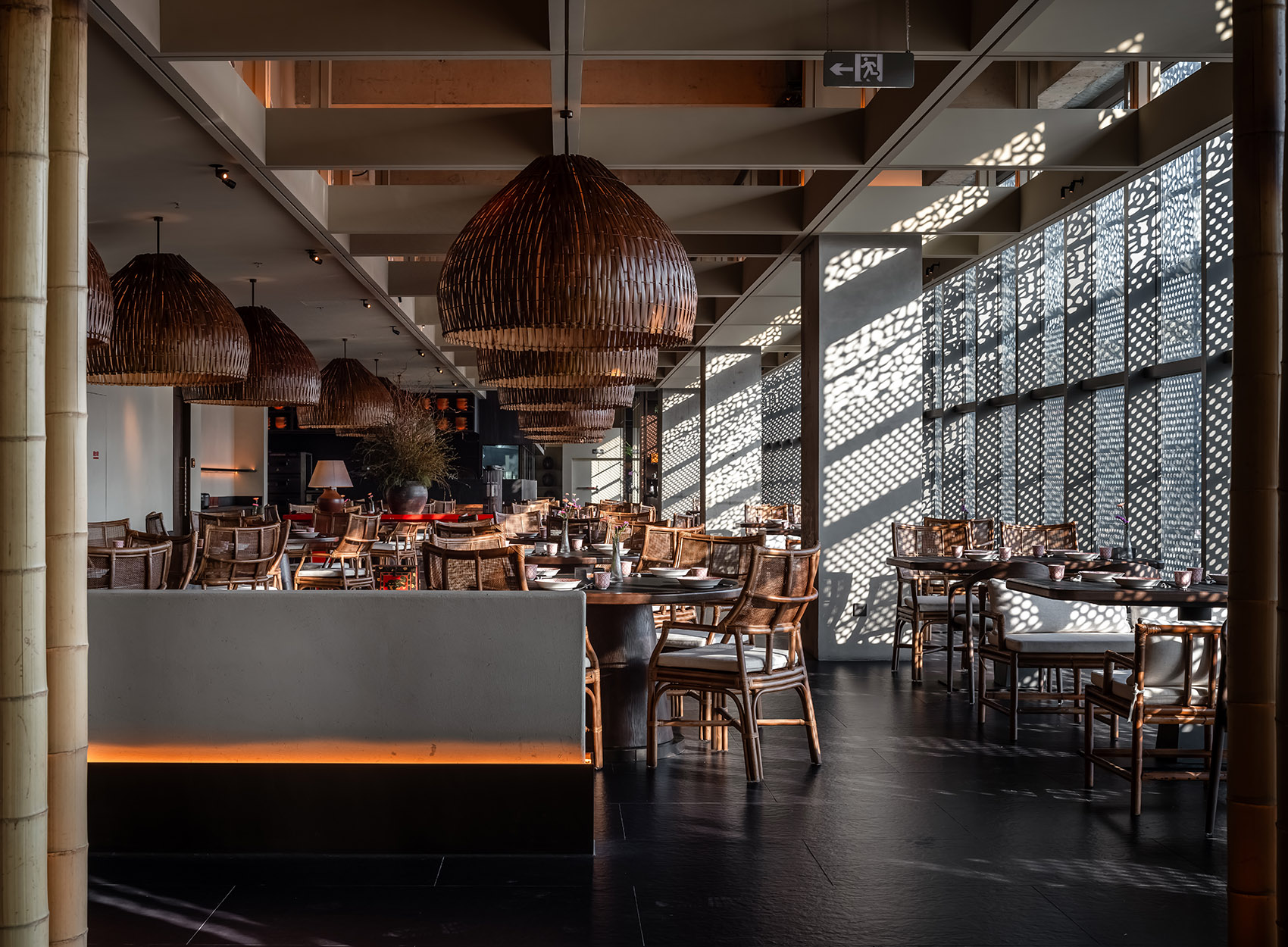 Xiaorong Garden · Classic Sichuan Restaurant by GUO XIN SPACE DESIGN ...