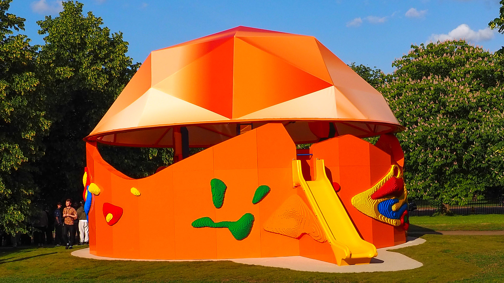 Play Pavilion by Peter Cook Studio Crablab - 谷德设计网